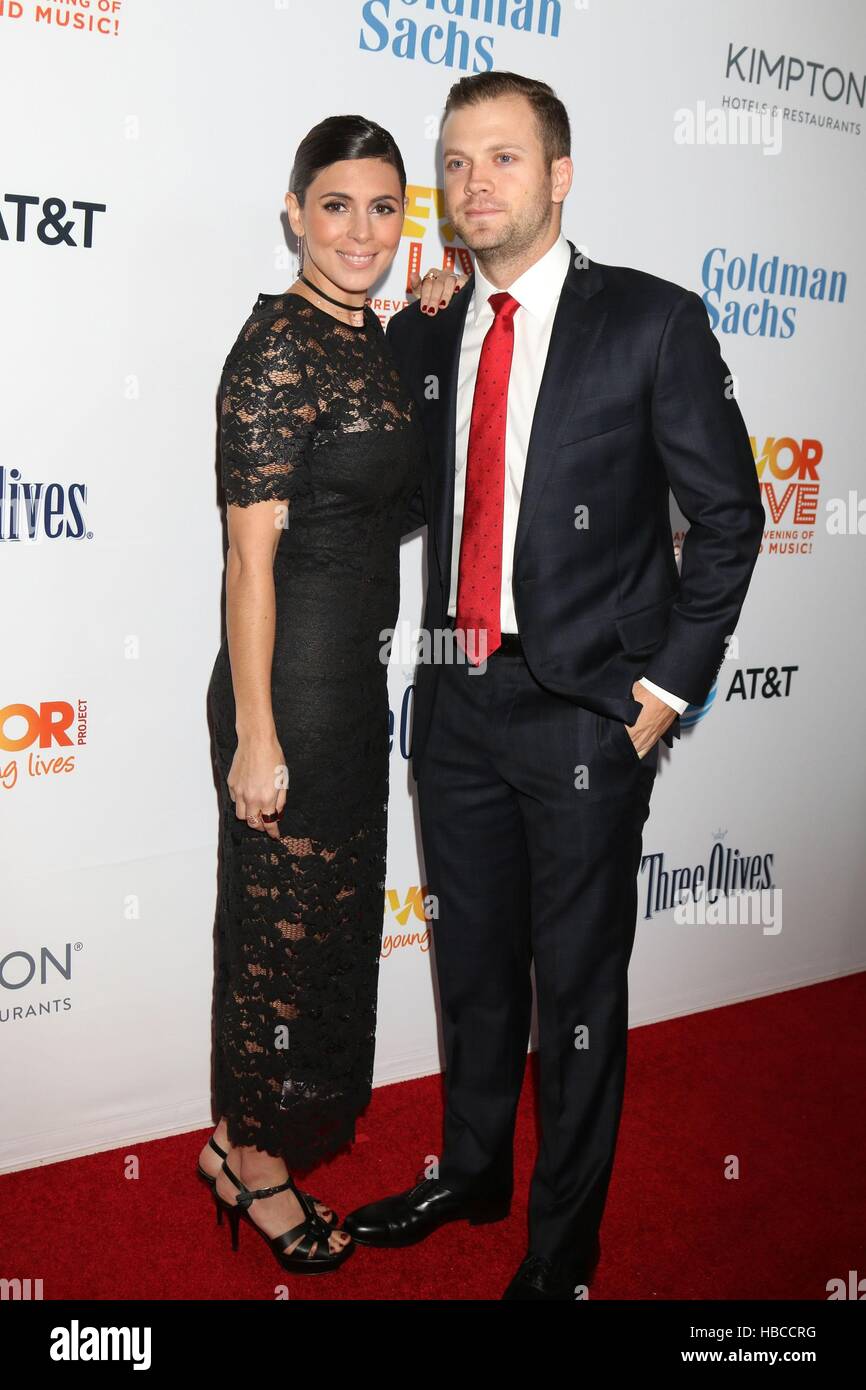 Beverly Hills, CA. 4th Dec, 2016. Jamie-Lynn Sigler, Cutter Dykstra at ...