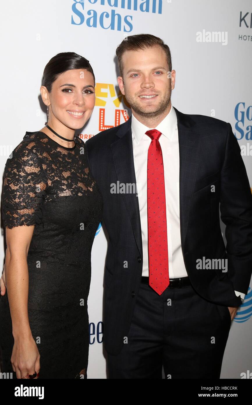 Beverly Hills, CA. 4th Dec, 2016. Jamie-Lynn Sigler, Cutter Dykstra at ...
