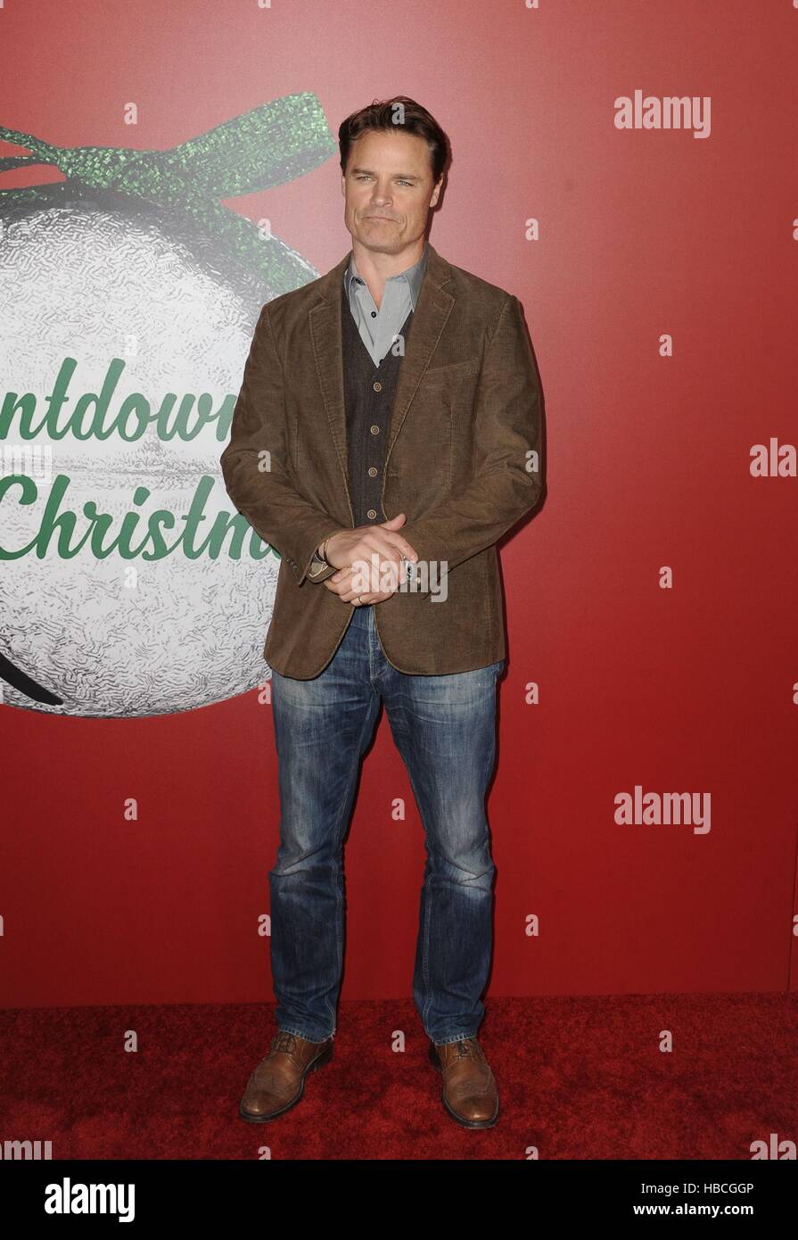 Los Angeles, California, USA. 5th Dec, 2016. Dylan Neal at arrivals for ...