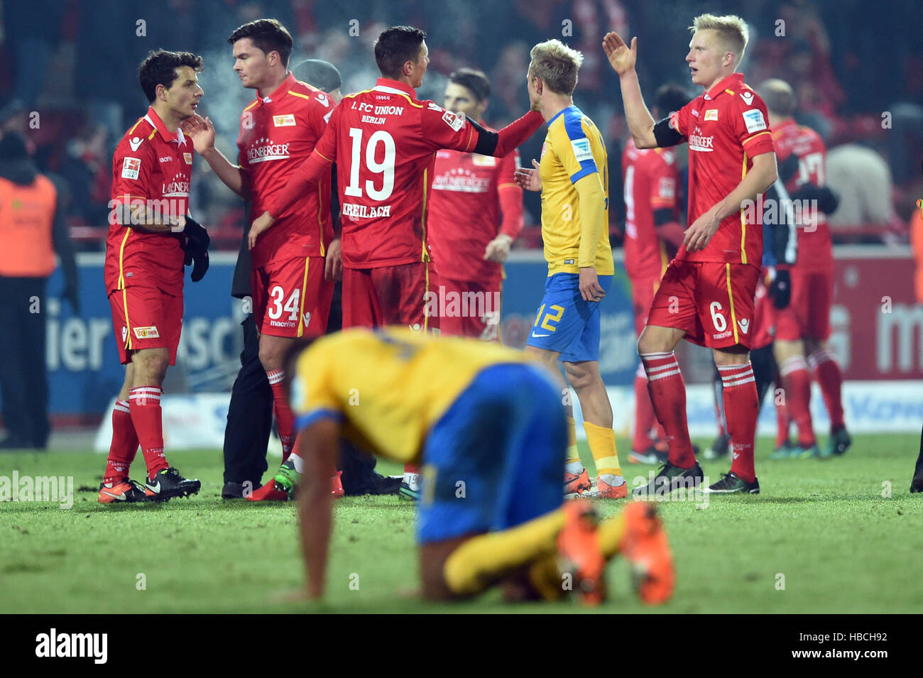 The Berlin team celebrates after their 2:0 victory in the 2nd German ...