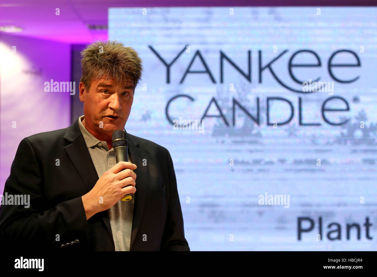 Havran, Czech Republic. 06th Dec, 2016. Director Mike Ryan speaks ...