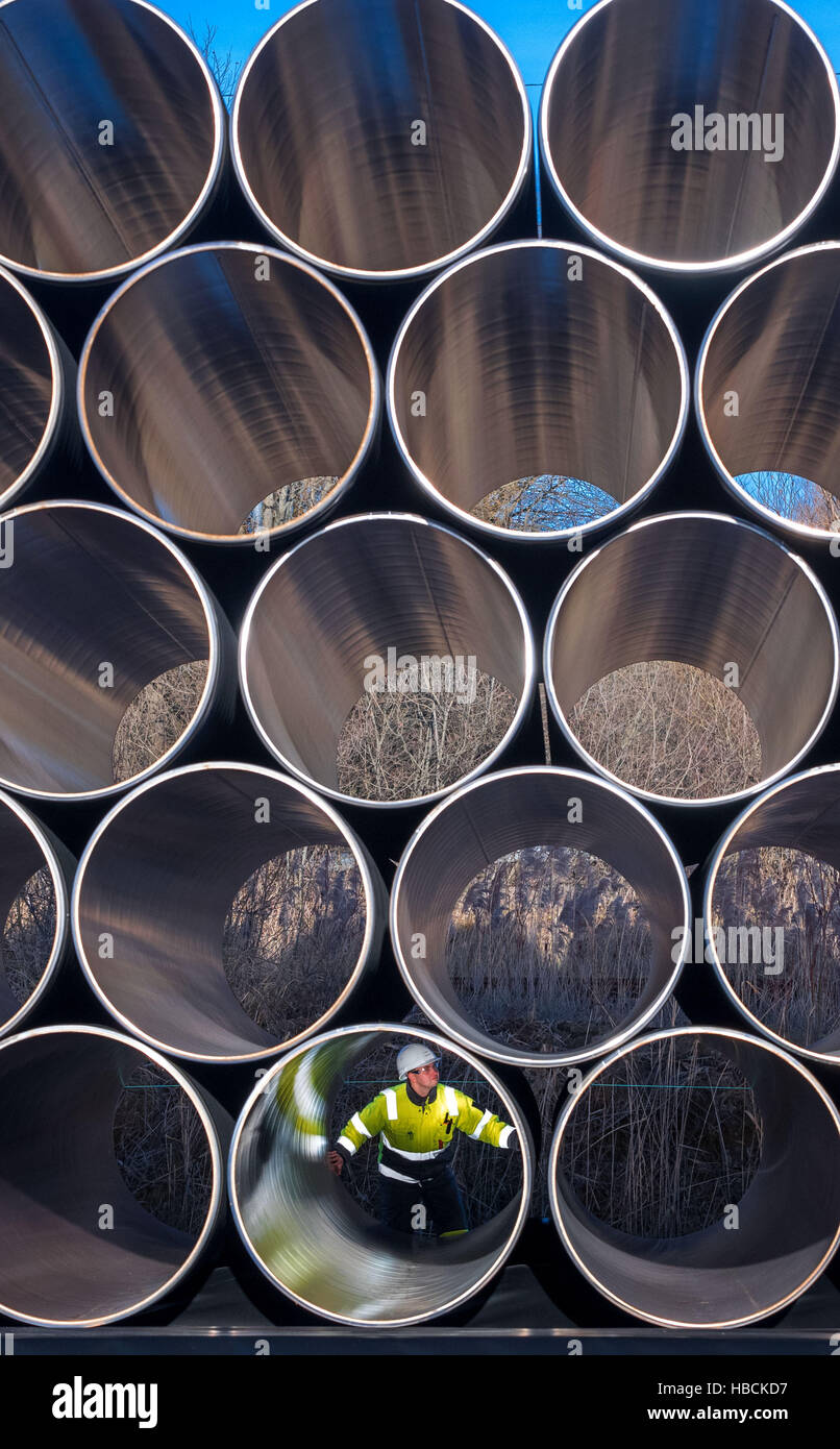 Inspects pipes nord stream pipeline hi-res stock photography and images ...