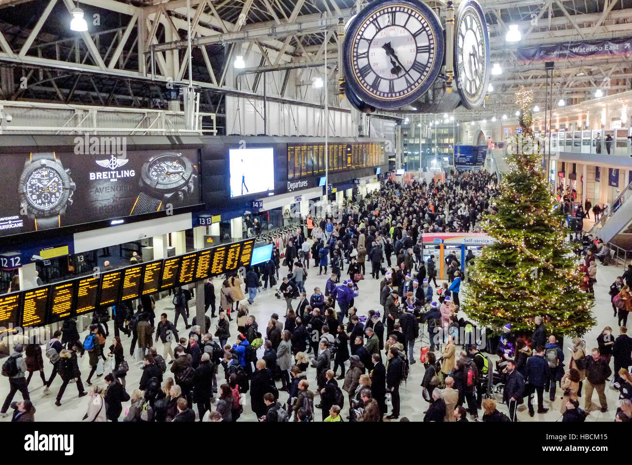 Waterloo station christmas tree hi-res stock photography and images - Alamy