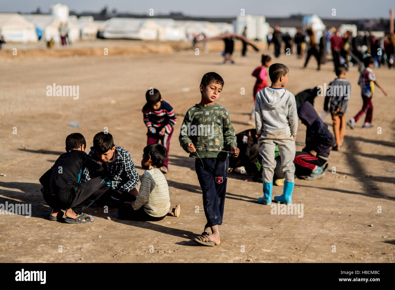 Hasansham, Ninewa Province, IRAQ. 3rd Dec, 2016. Newly displaced ...