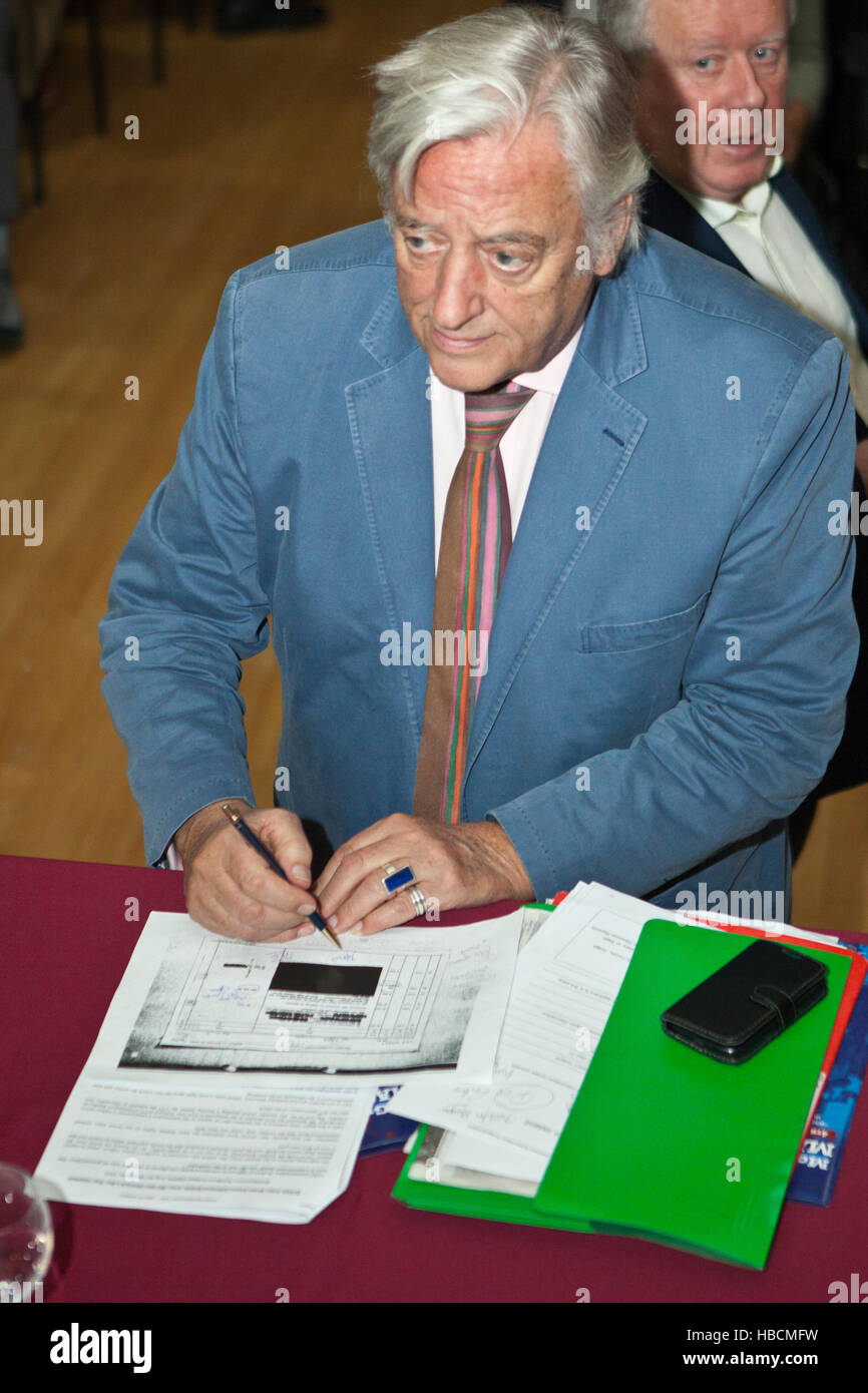Michael mansfield hi-res stock photography and images - Alamy