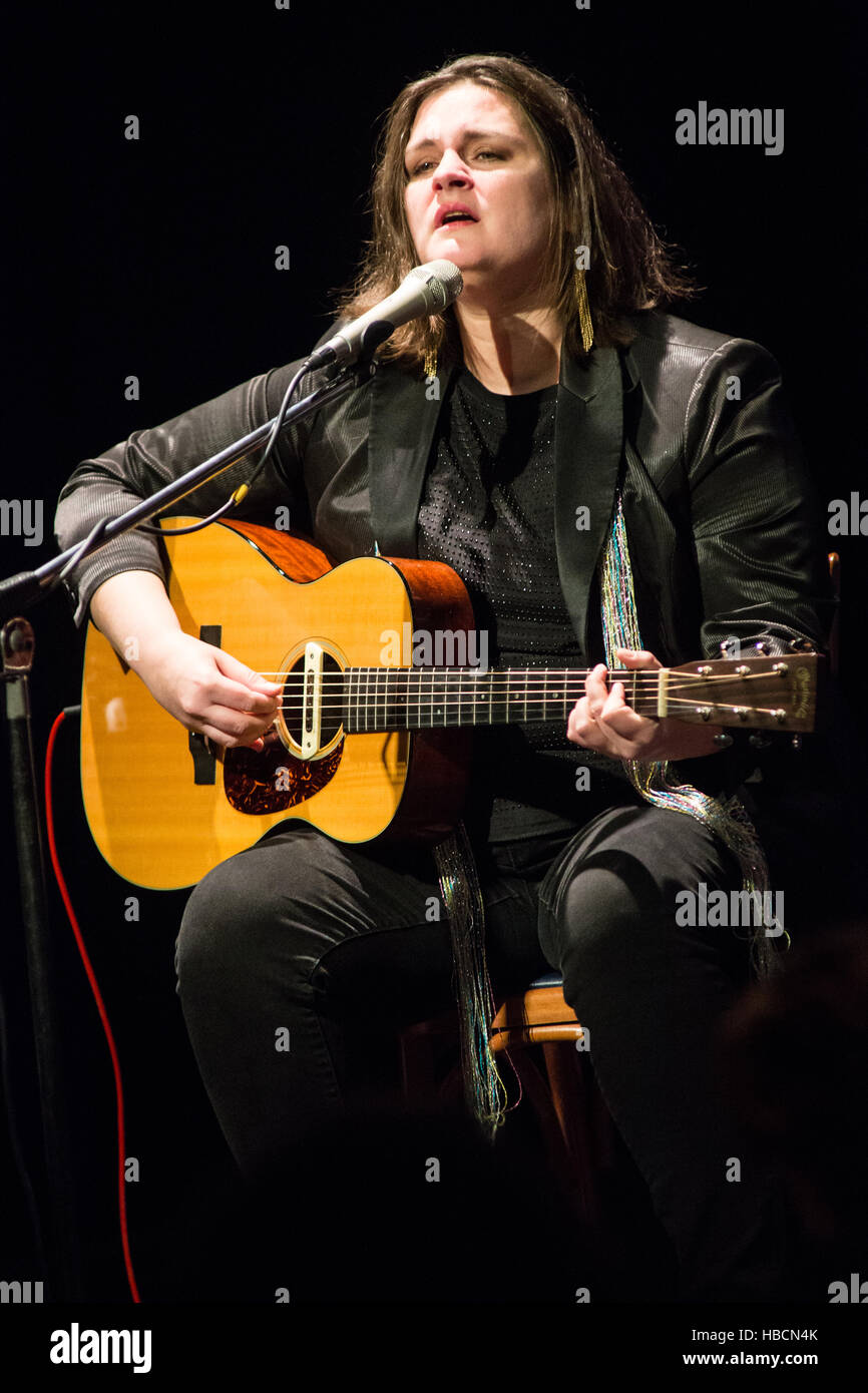 Madeleine peyroux singer hi-res stock photography and images - Alamy