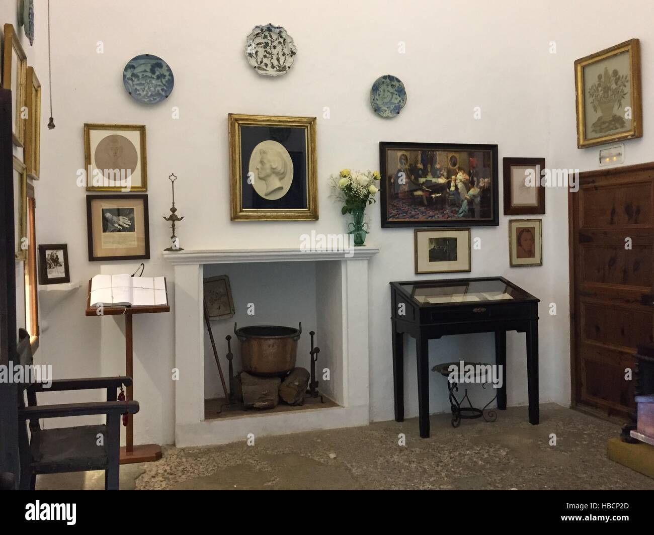 Monastery cell hi-res stock photography and images - Alamy