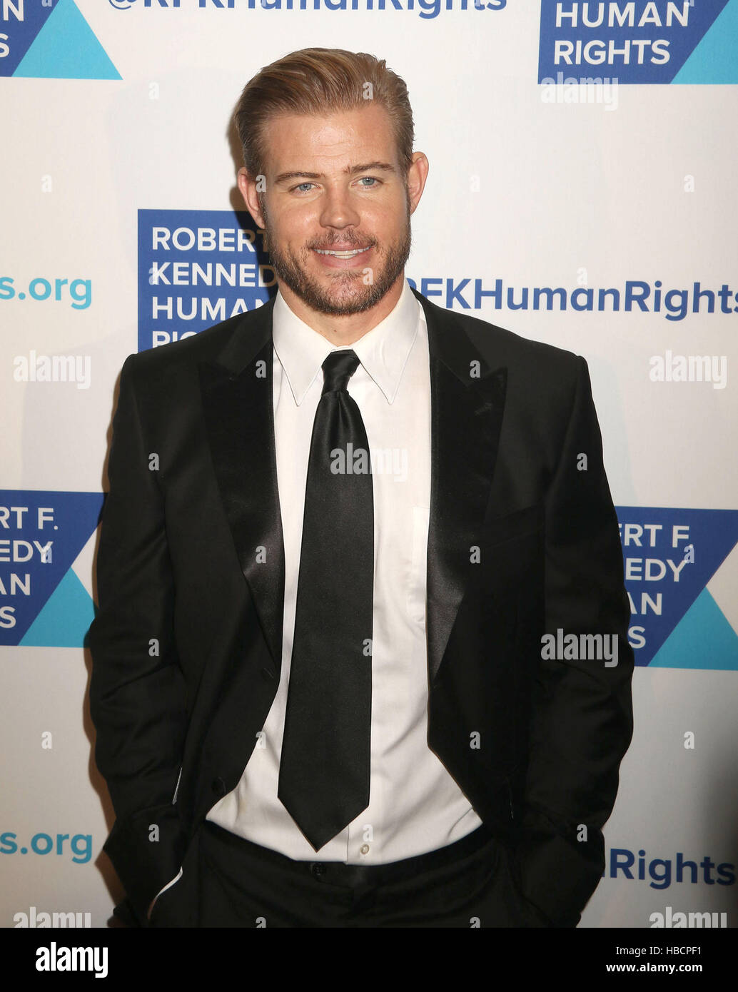 New York, New York, USA. 6th Dec, 2016. Actor TREVOR DONOVAN attends ...