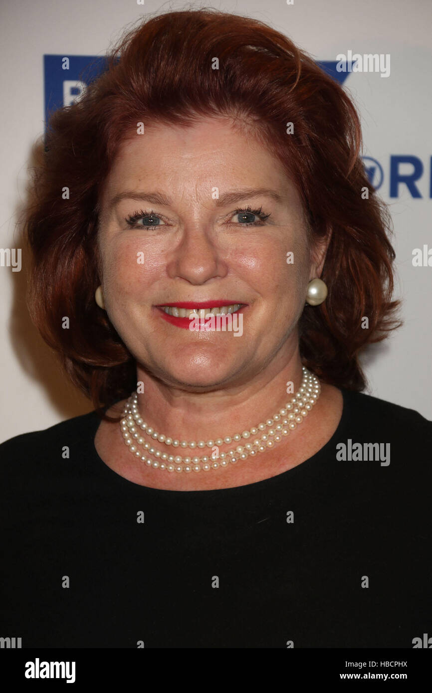 New York, New York, USA. 6th Dec, 2016. Actress KATE MULGREW attends ...