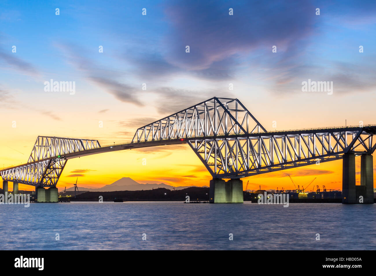 Tokyo landmark gate bridge hi-res stock photography and images - Alamy