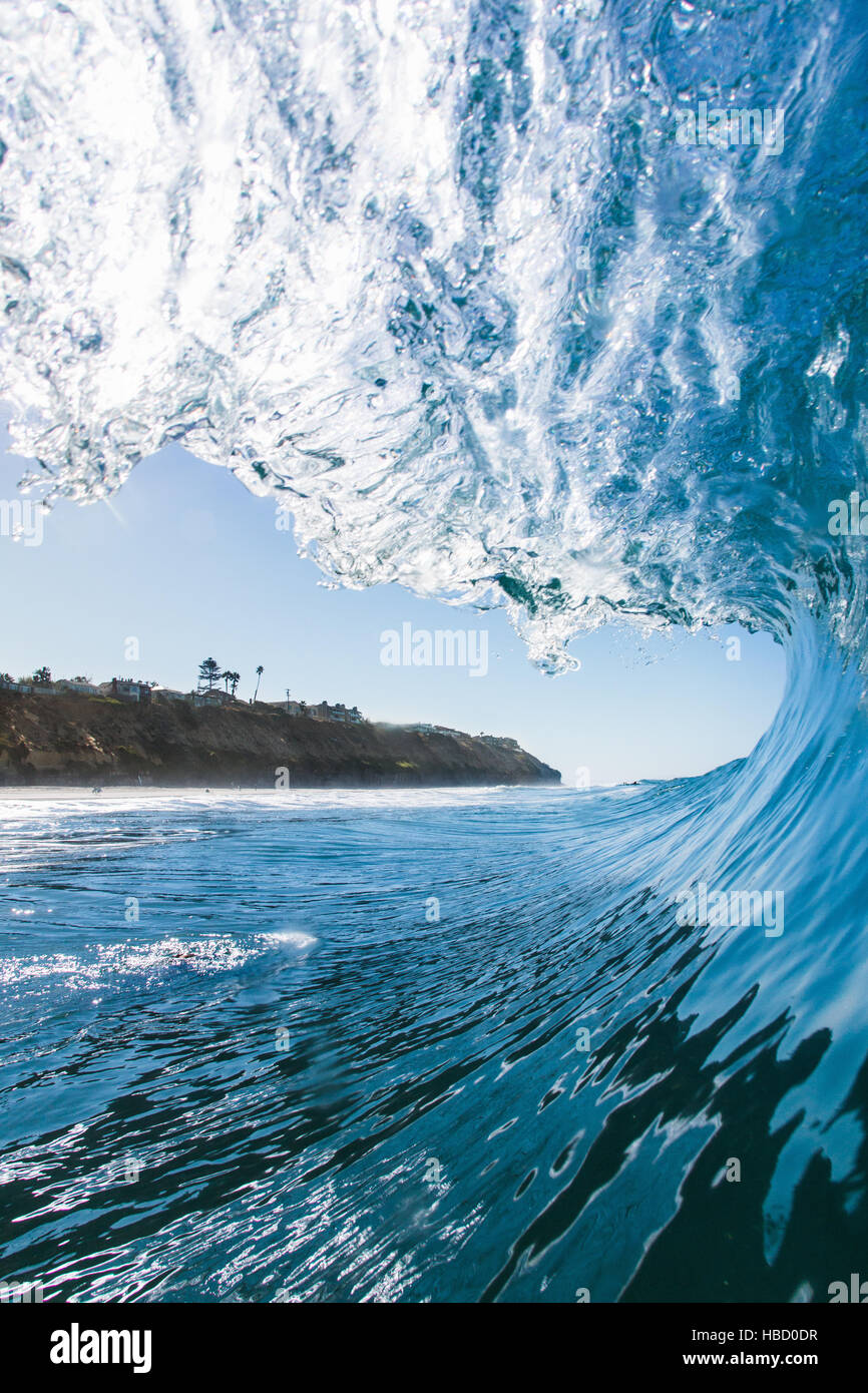 Crest wave hi-res stock photography and images - Alamy