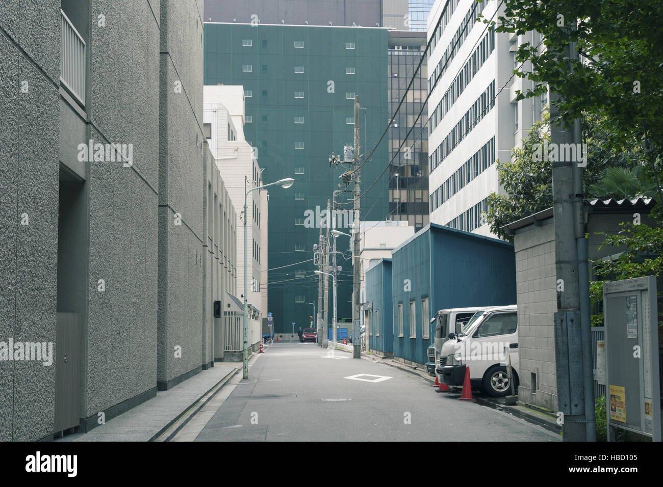 Straight city street hi-res stock photography and images - Alamy