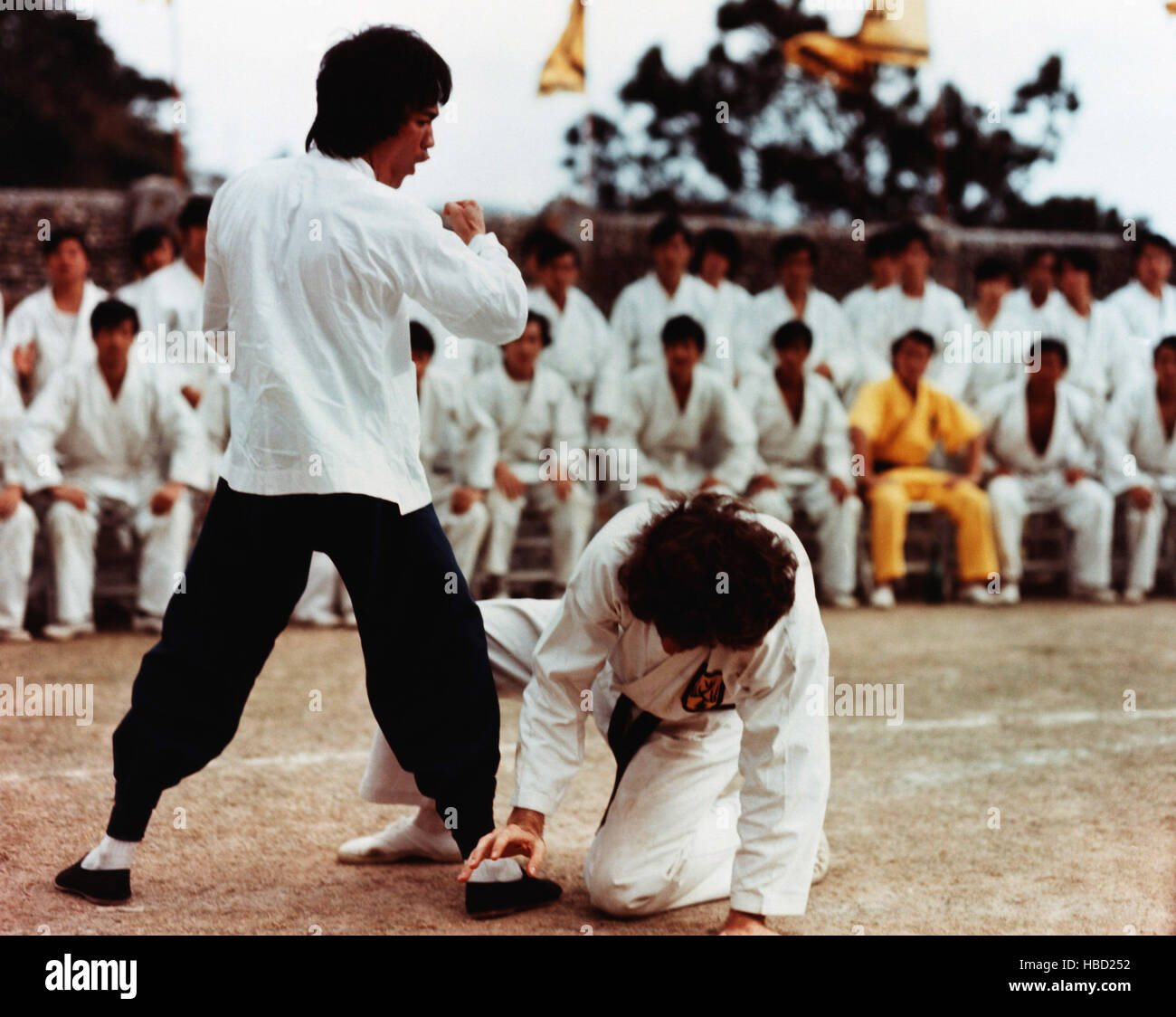 ENTER THE DRAGON, Bruce Lee (standing), 1973 Stock Photo - Alamy