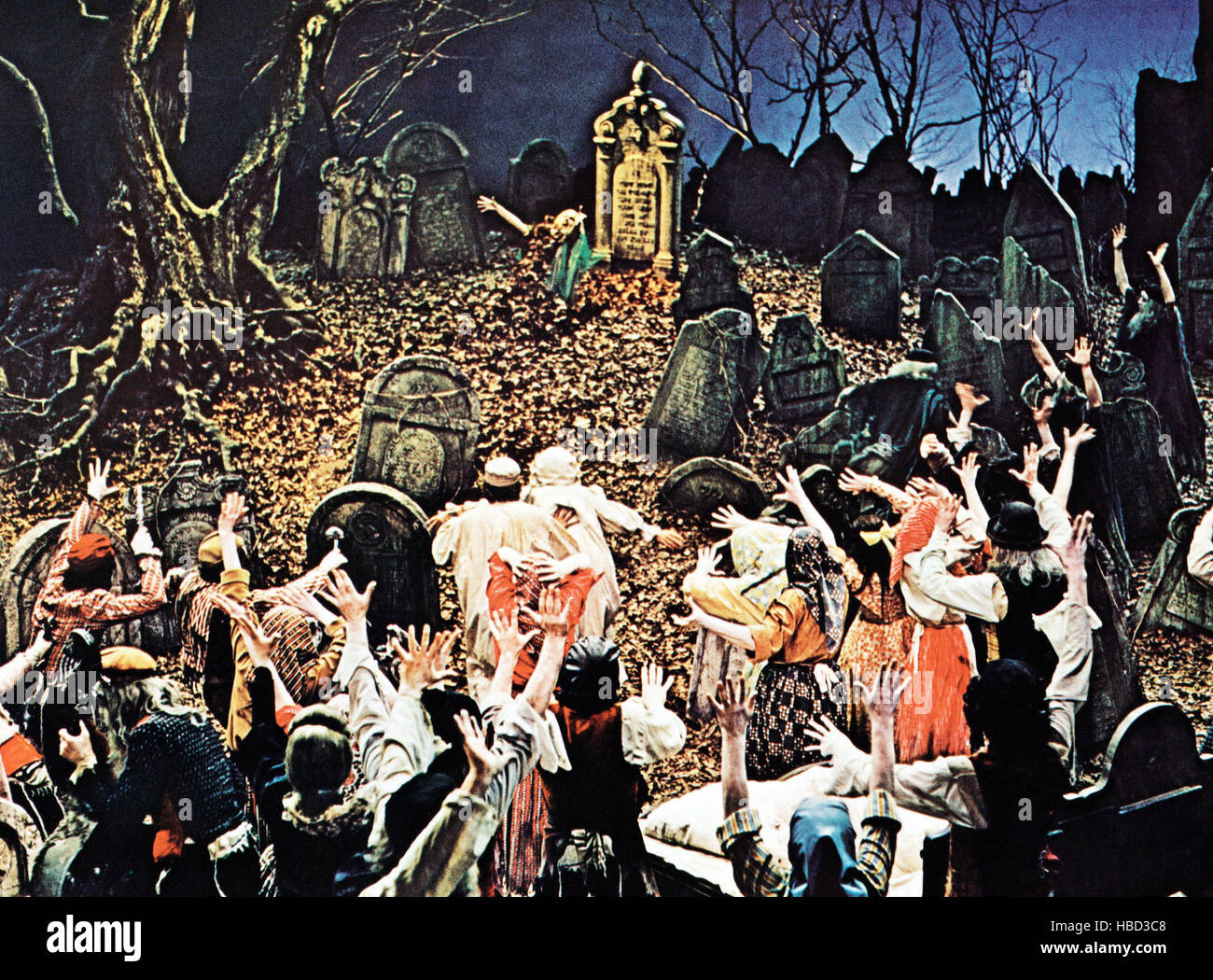 Fiddler On The Roof Ruth Madoc Top 1971 Stock Photo Alamy