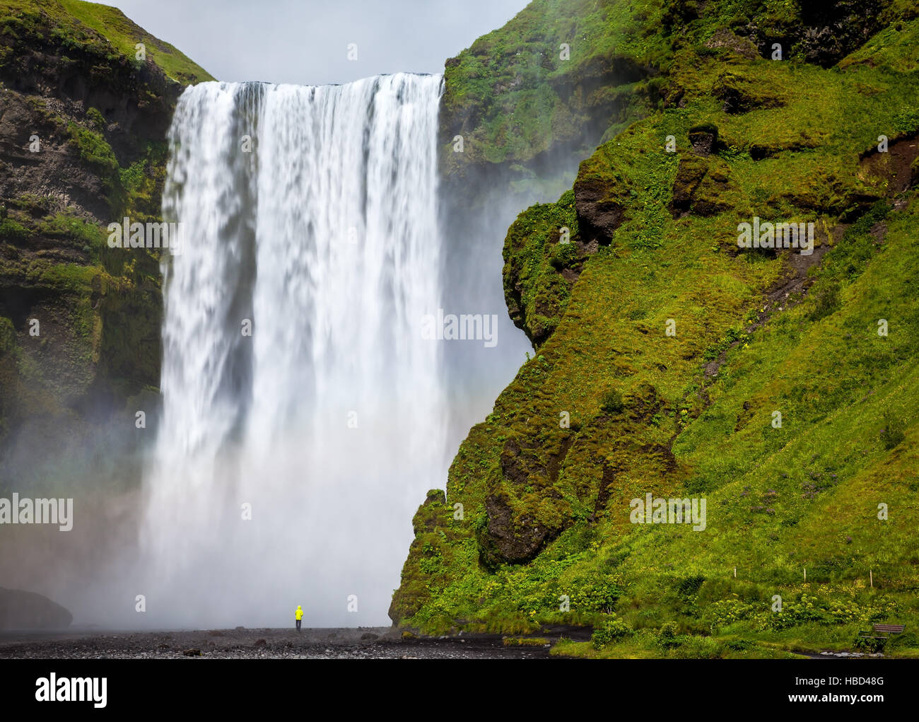 Water flowing down mountain hi-res stock photography and images - Alamy