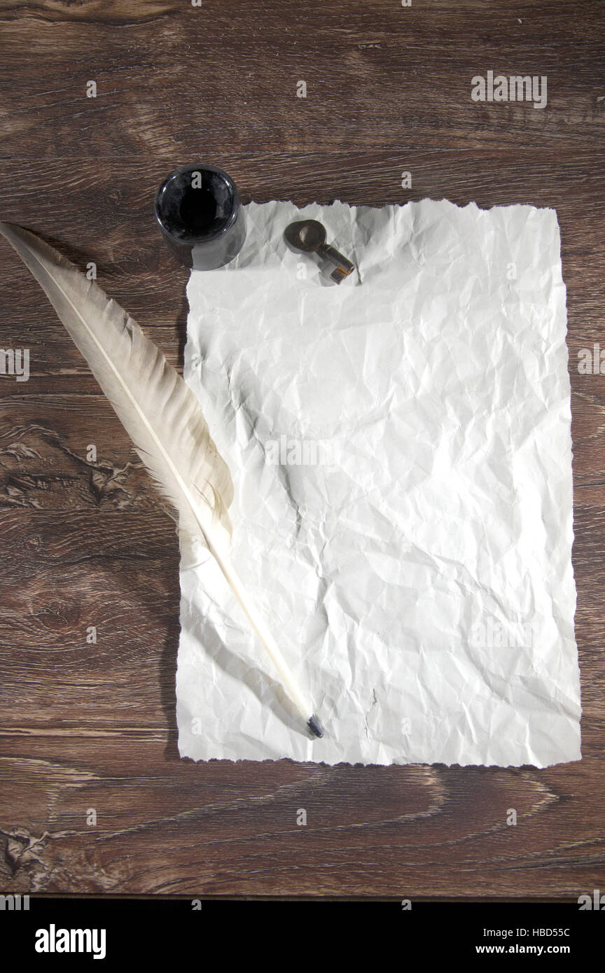 Inkpot and quill hi-res stock photography and images - Alamy