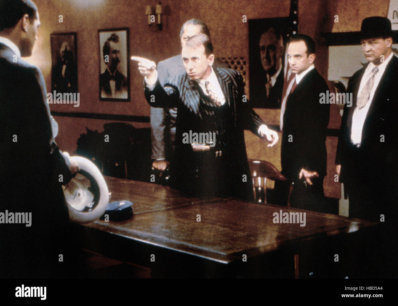 HOODLUM, Laurence Fishburne (back to camera), facing front from left ...