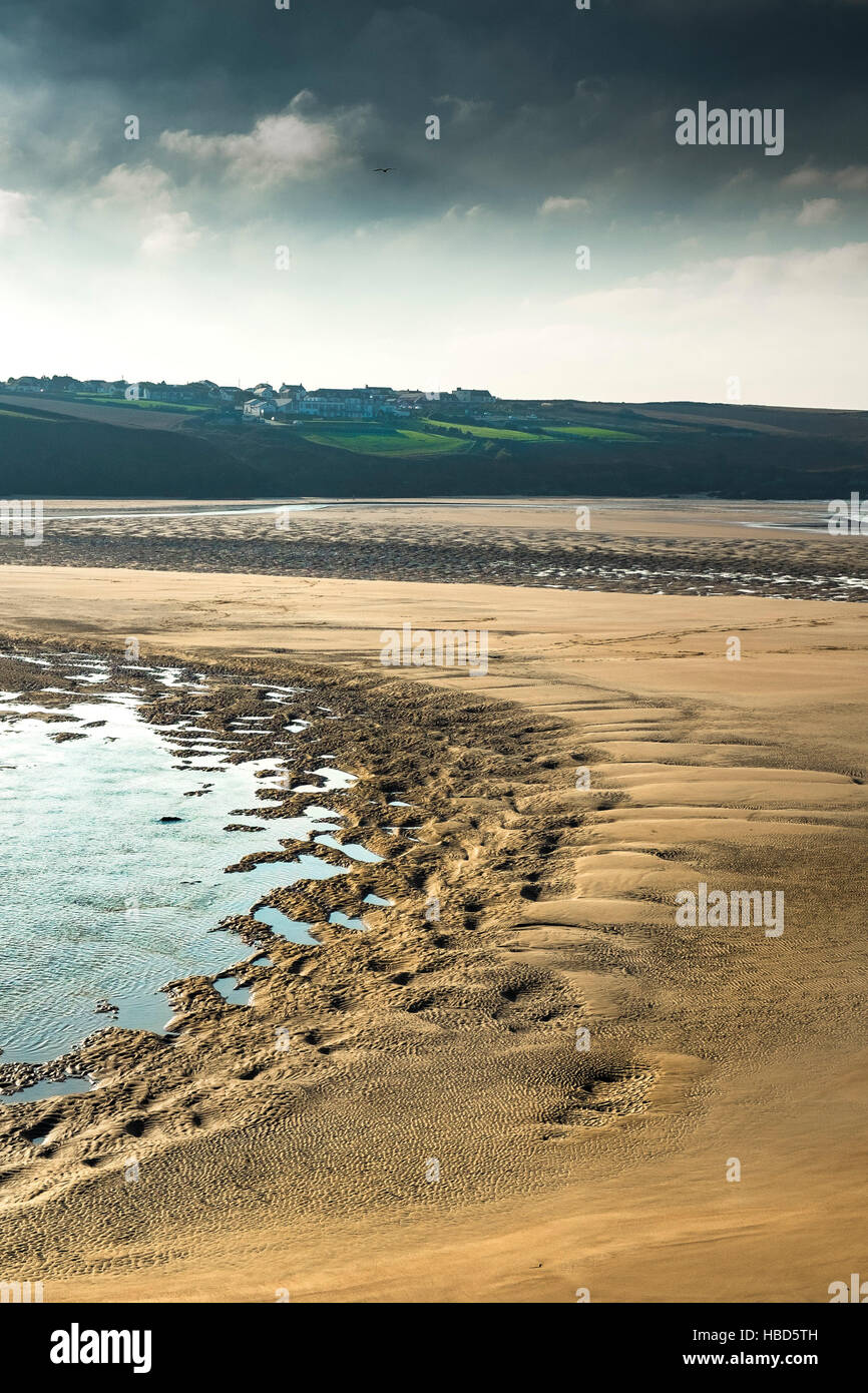 Low tide in the Gannel Estuary in Newquay, Cornwall Stock Photo - Alamy
