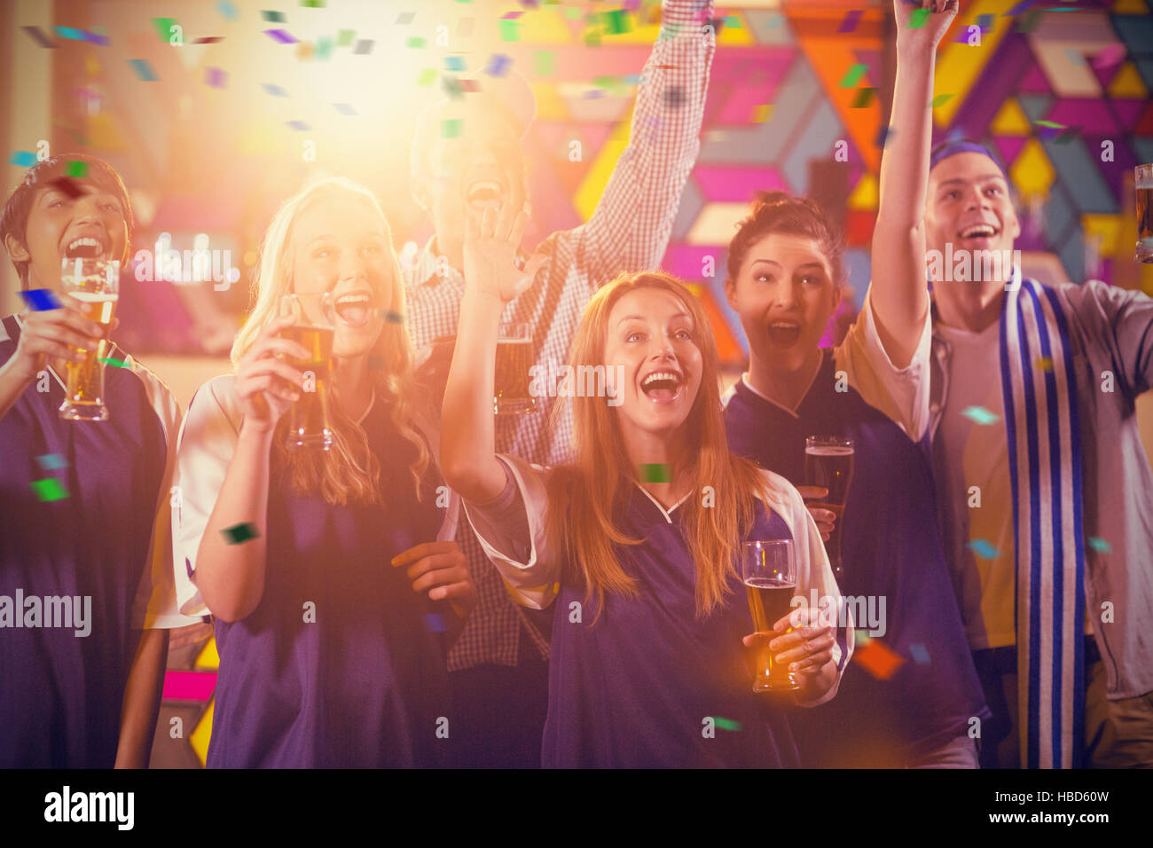 Group of friends cheering hi-res stock photography and images - Alamy