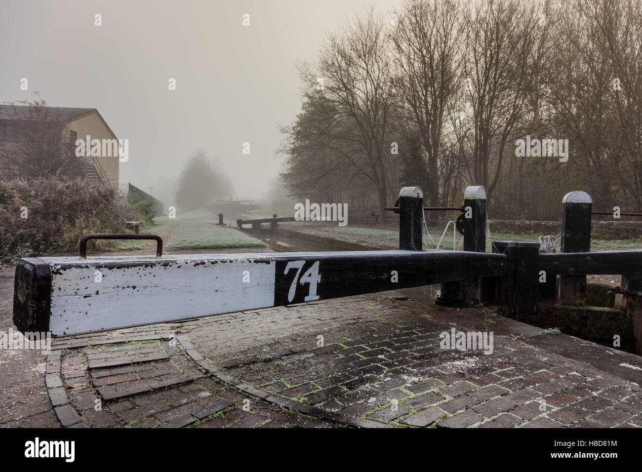 Lock 74 on the Trent & Mersey Canal in Middlewich, Cheshire Stock Photo ...