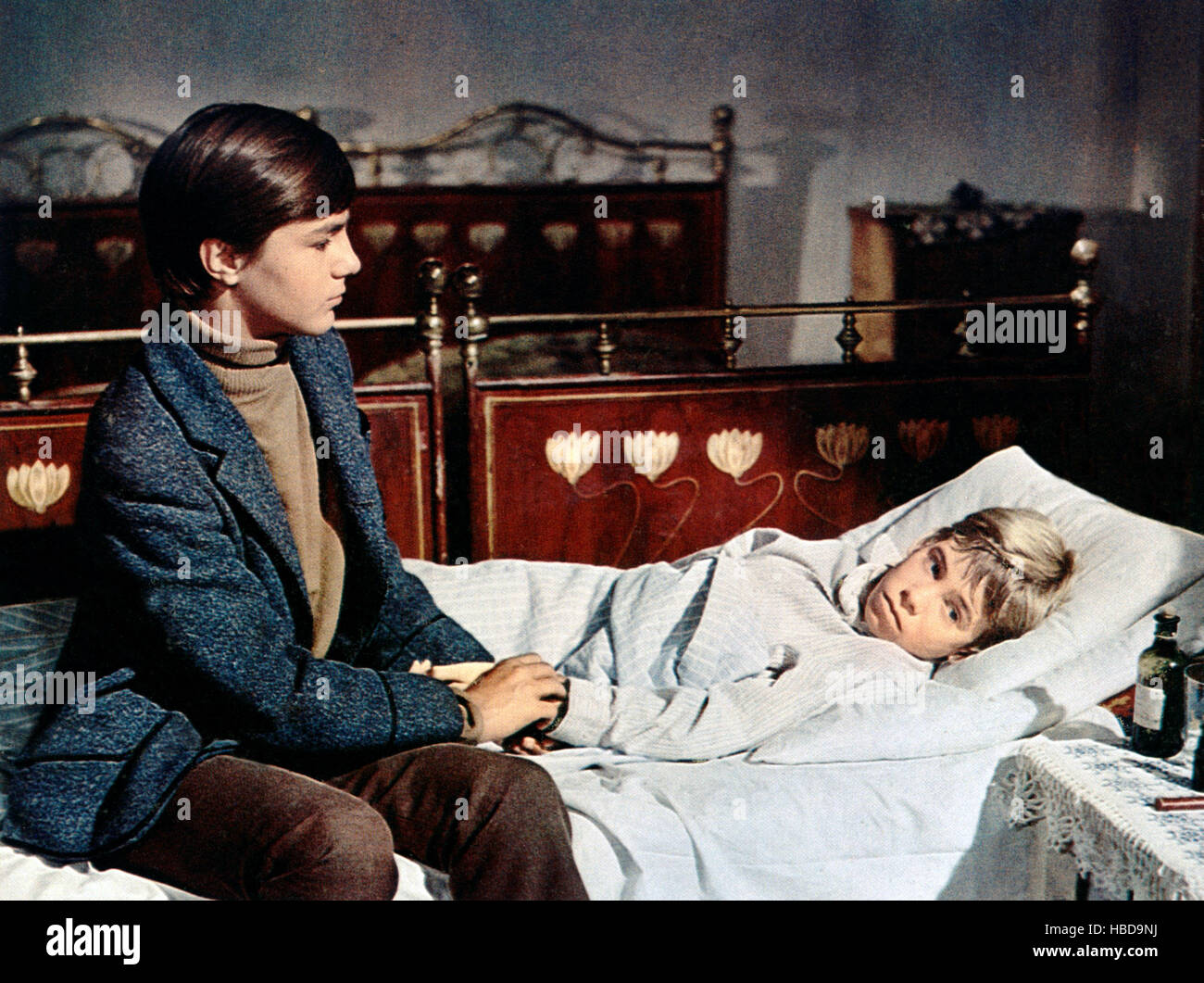 THE BOYS OF PAUL STREET, (aka A PAL-UTCAI FIUK), Anthony Kemp (right ...