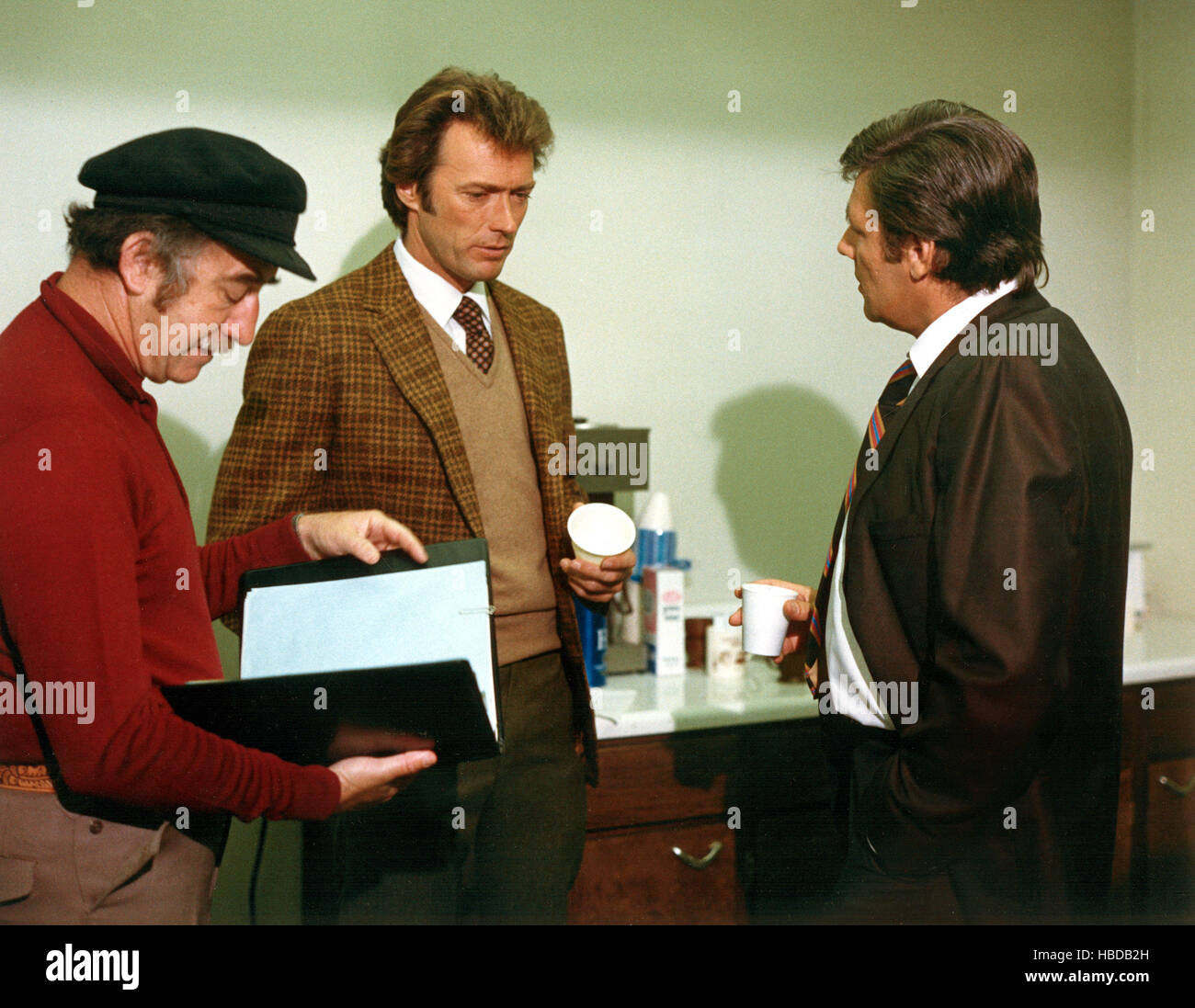 DIRTY HARRY, director Don Siegel, Clint Eastwood, Harry Guardino on set ...