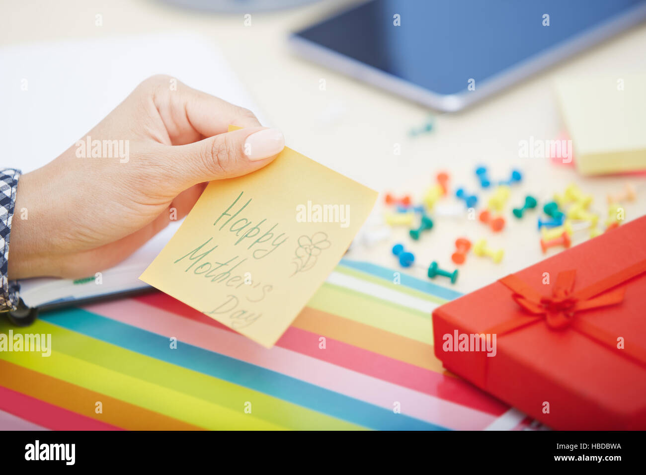 Happy mothers day sticky note hi-res stock photography and images - Alamy
