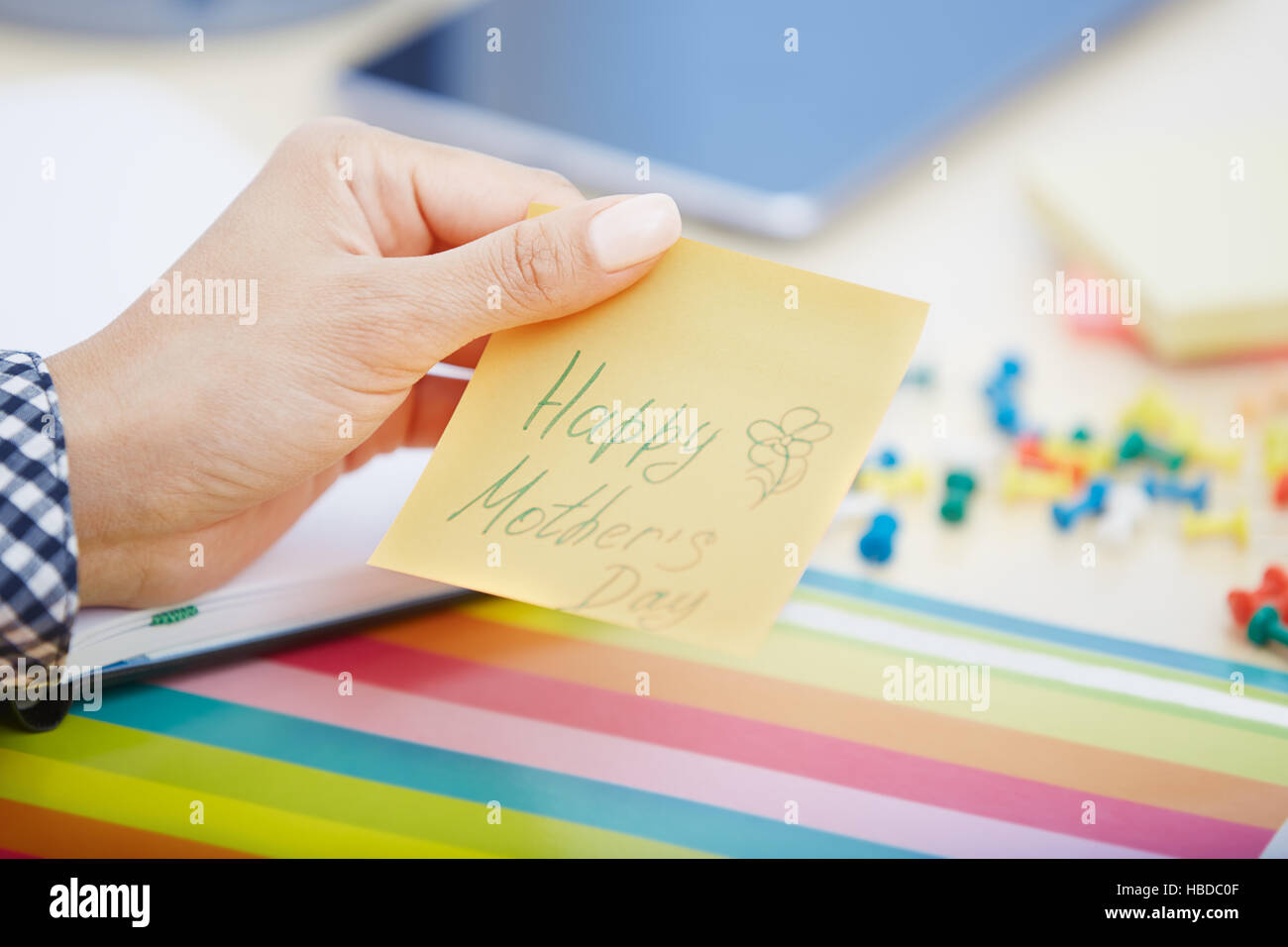 Happy mothers day sticky note hi-res stock photography and images - Alamy