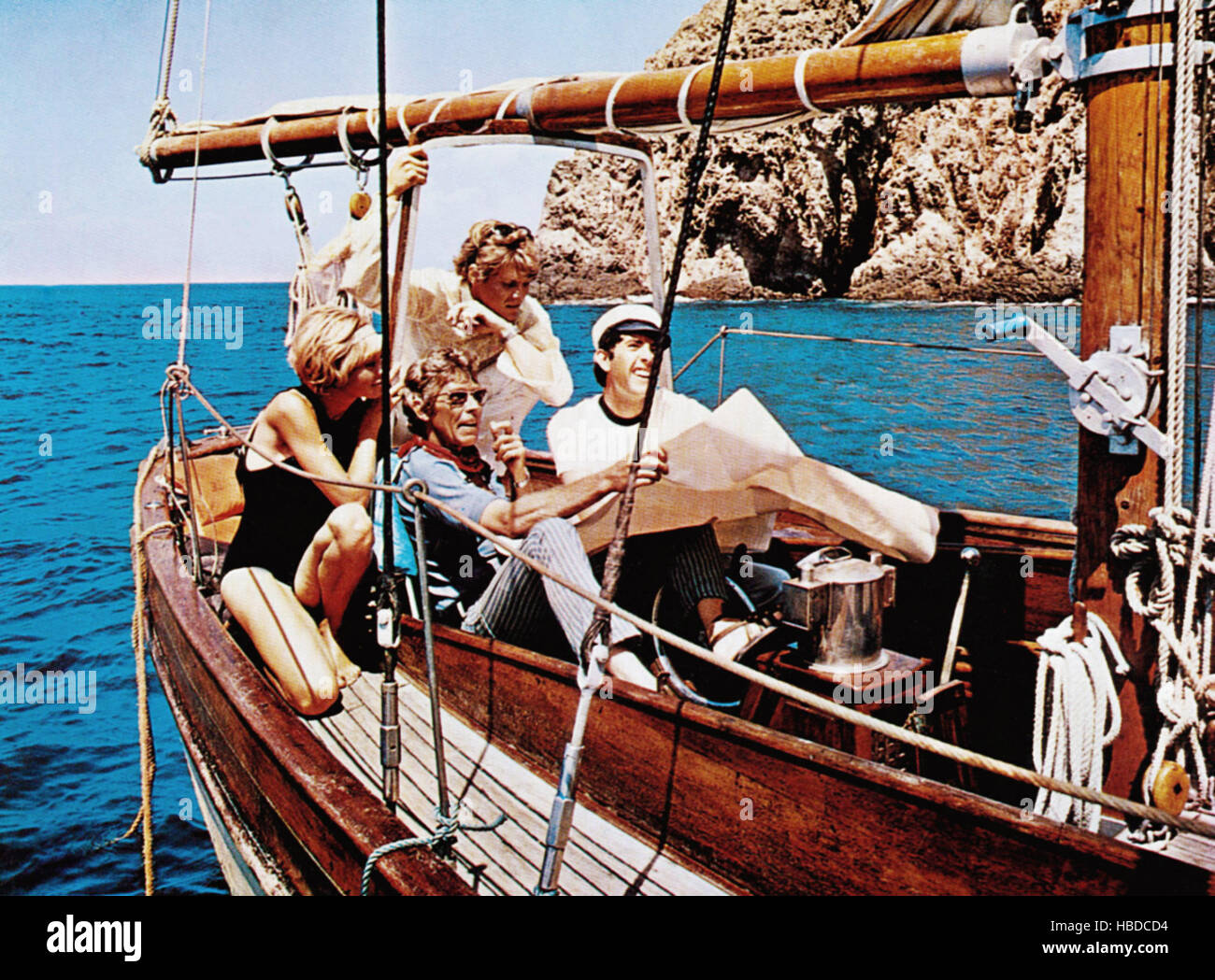DUFFY, Susannah York (bathing suit), James Fox (rear), James Coburn ...