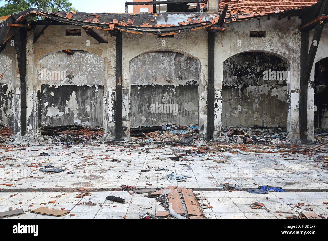 Burned building hi-res stock photography and images - Alamy
