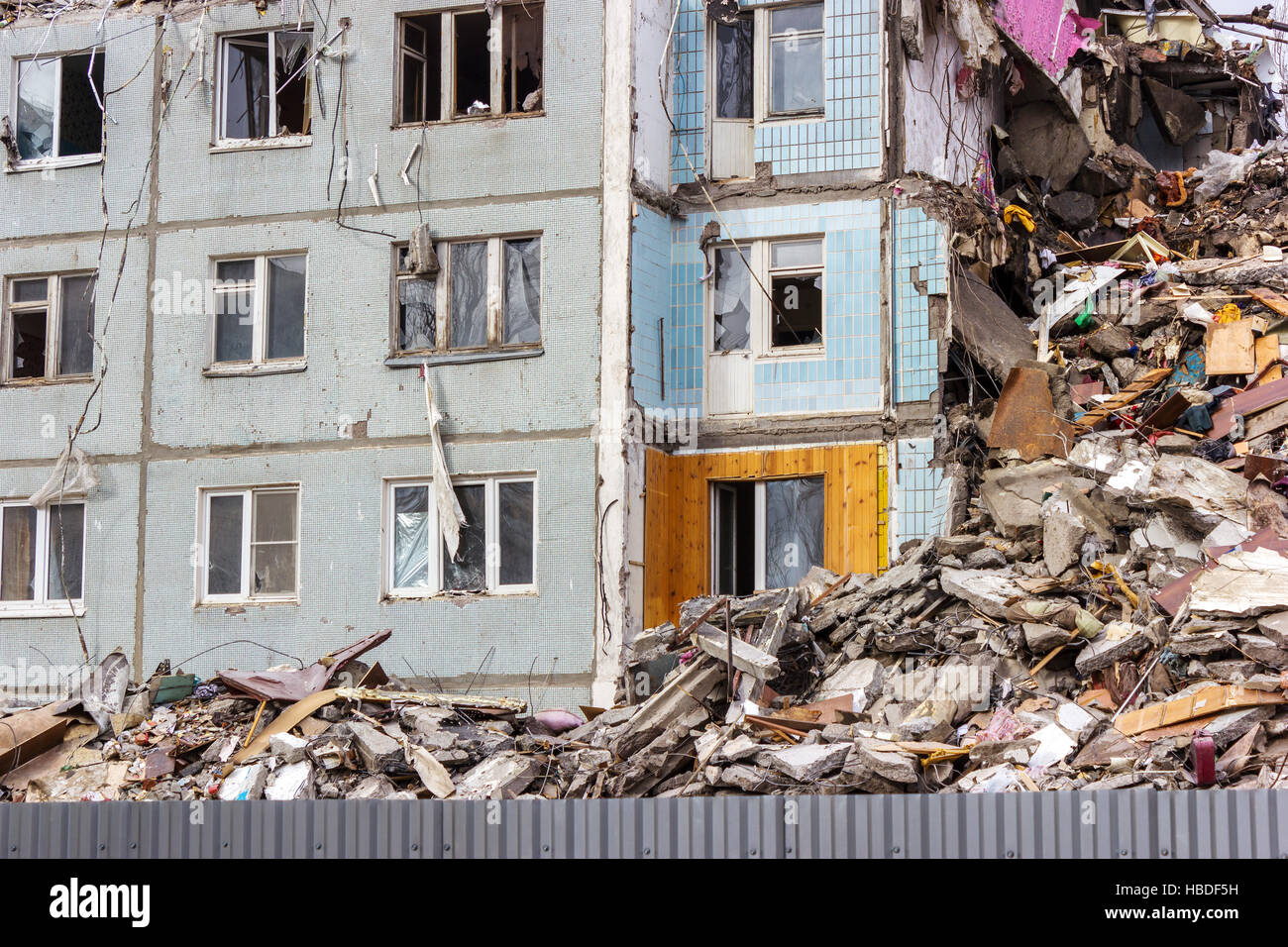 Wreck house hi-res stock photography and images - Alamy