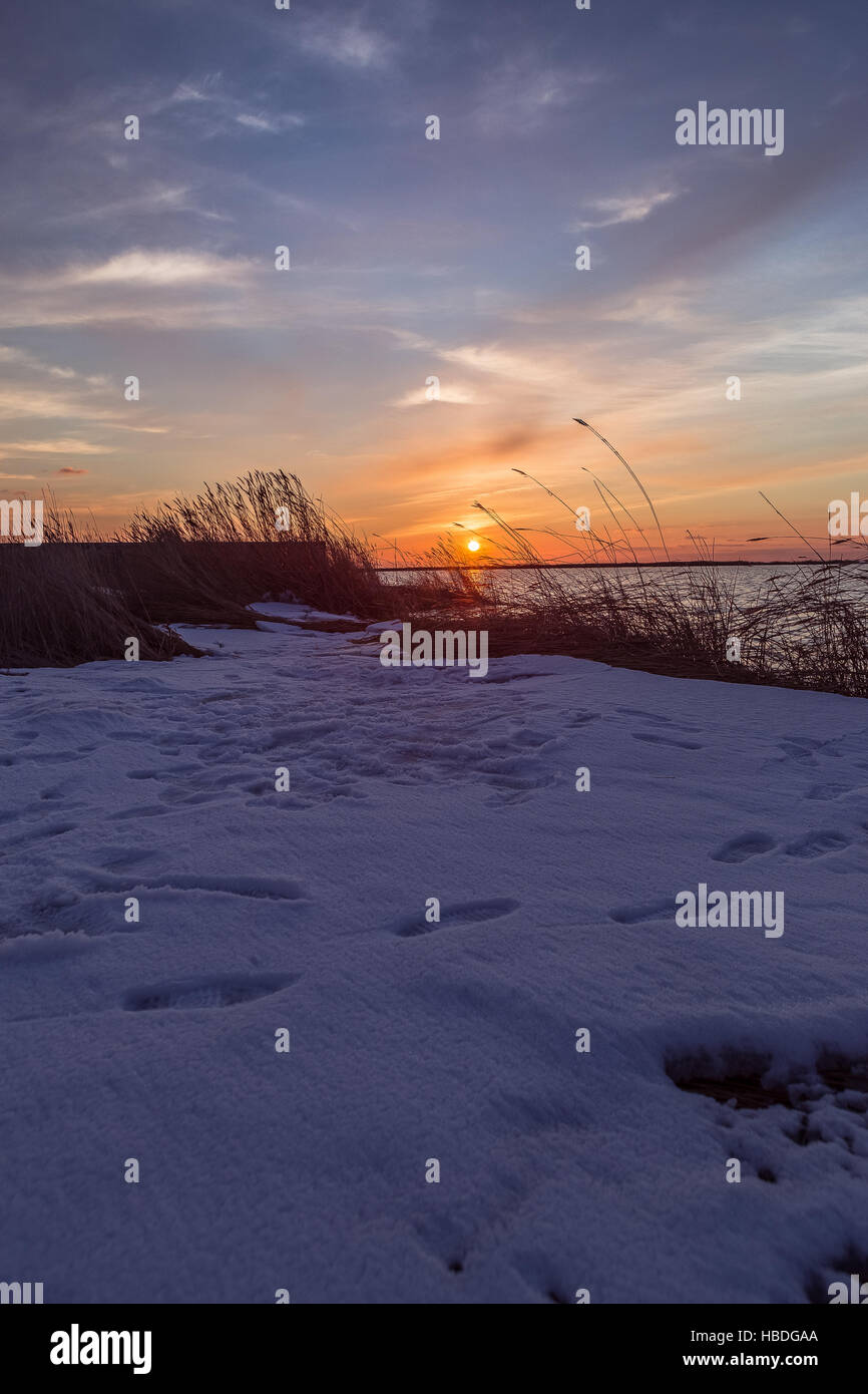 Winter sunset on sea hi-res stock photography and images - Alamy