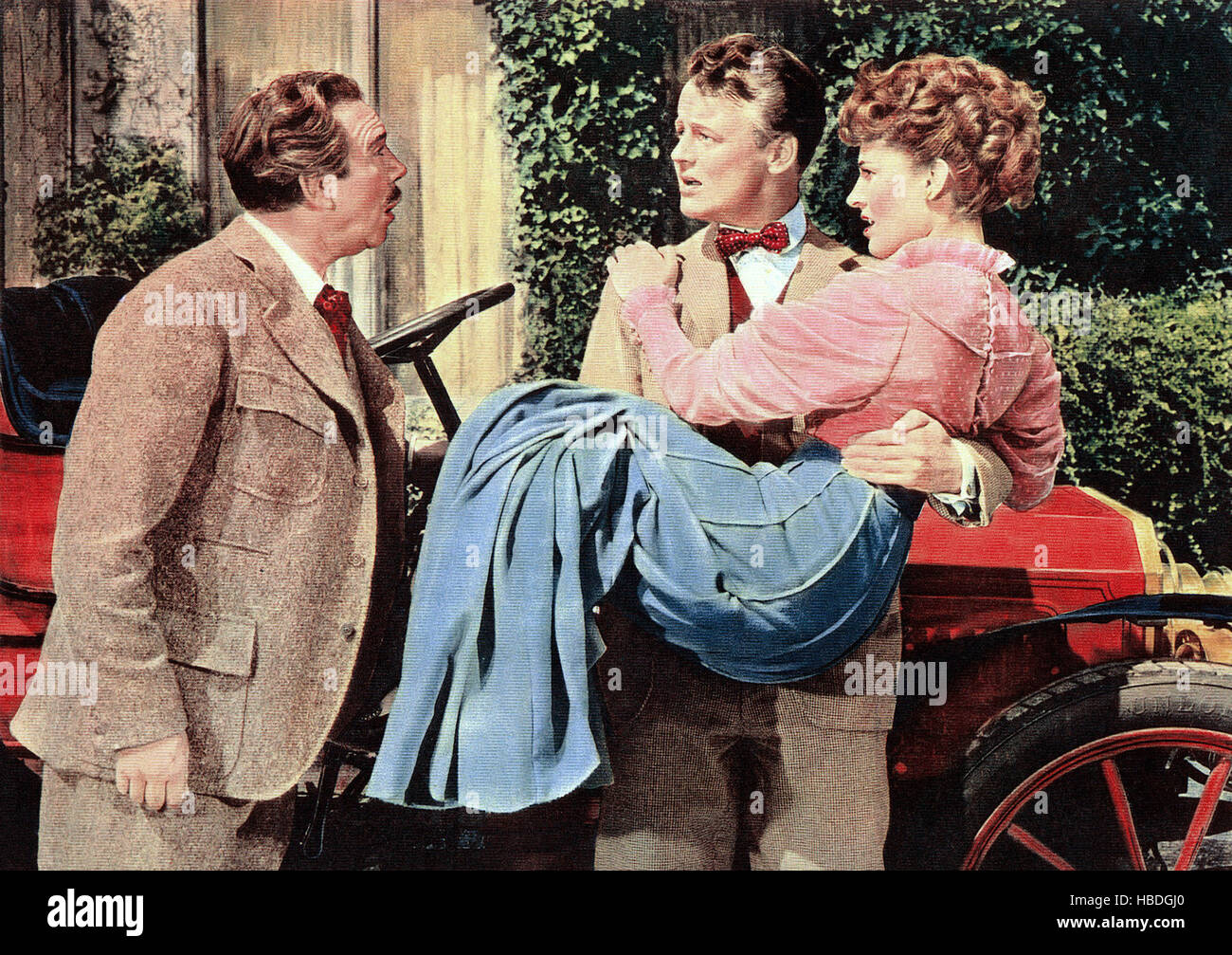 ISN'T LIFE WONDERFUL, from left: Donald Wolfit, Robert Urquhart, Dianne ...