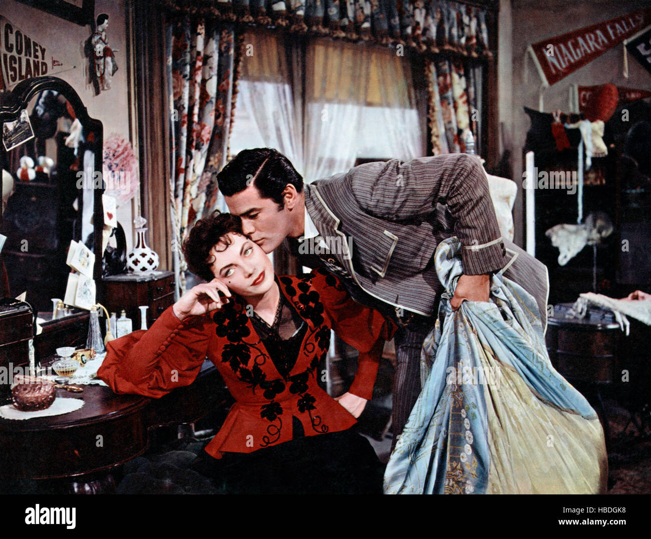 IT'S A DOG'S LIFE, (aka BAR SINISTER), from left, Jarma Lewis, Jeff ...