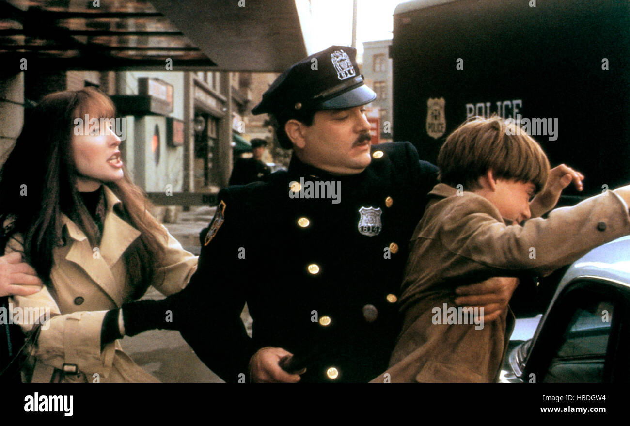 I WANNA HOLD YOUR HAND, Susan Kendall Newman (left), Christian Juttner ...