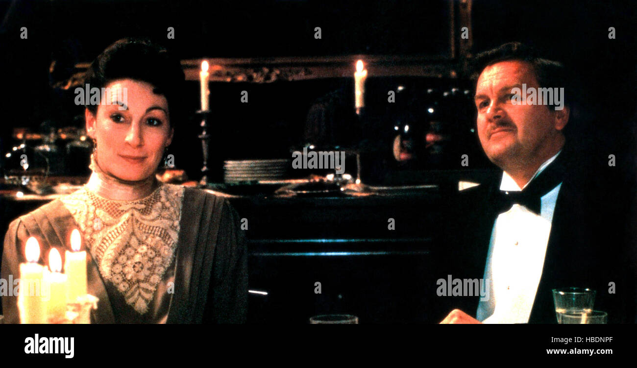 THE DEAD, from left: Anjelica Huston, Frank Patterson, 1987, © Vestron ...