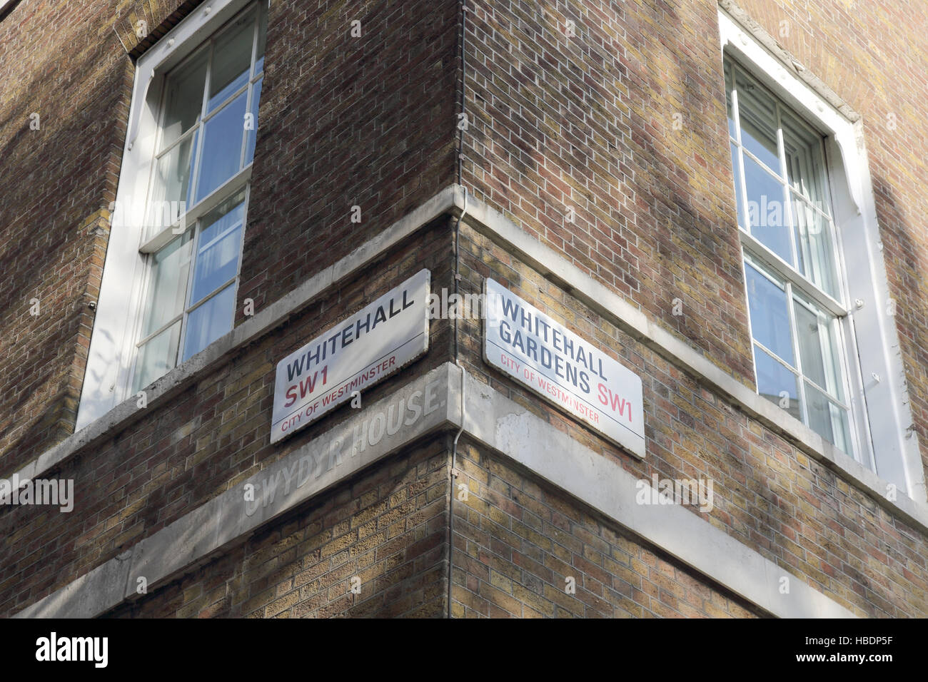 Whitehall street sign hi-res stock photography and images - Alamy