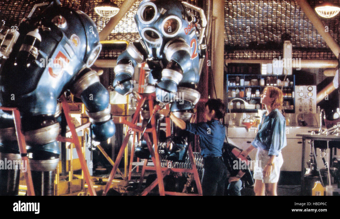 DEEPSTAR SIX, from left: Nia Peeples, Nancy Everhard, 1989, © TriStar ...