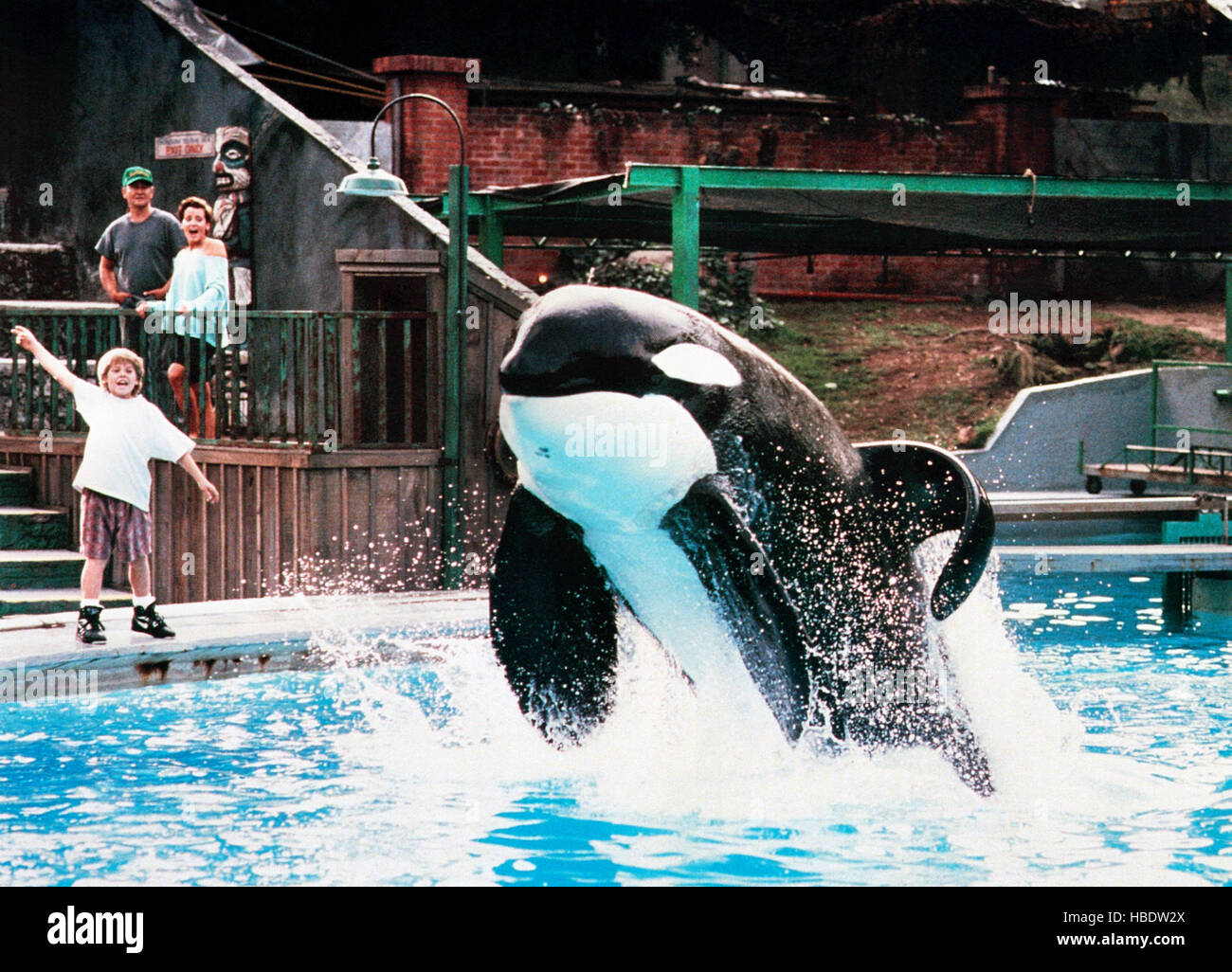 FREE WILLY, from far back to front: August Schellenberg, Lor i Petty ...