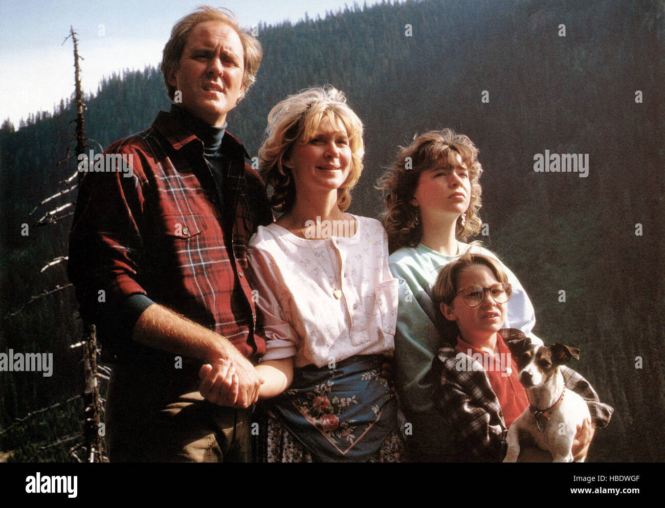 HARRY AND THE HENDERSONS, from left: John Lithgow, Melinda Dillon ...