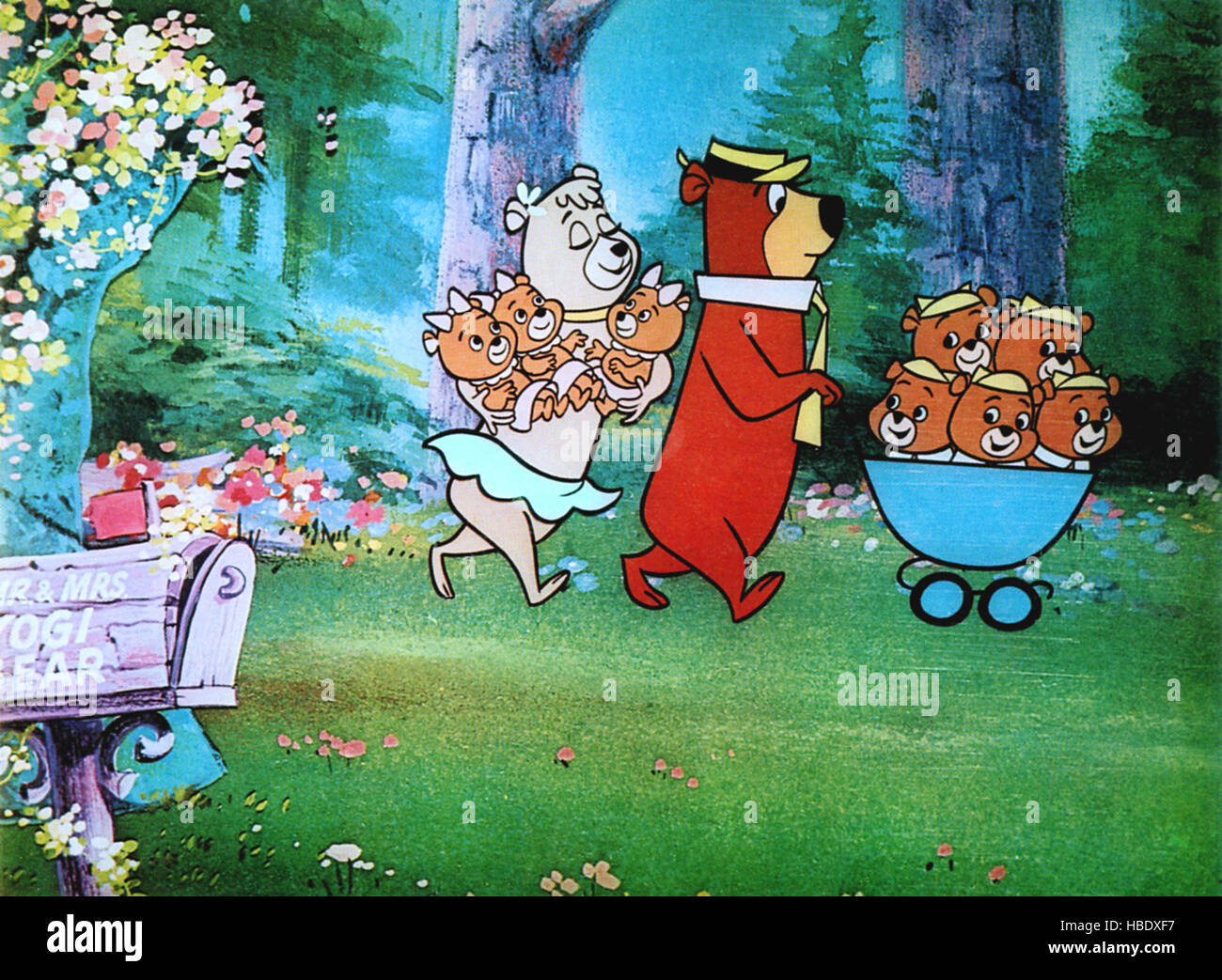 HEY THERE, IT'S YOGI BEAR, Cindy Bear, Yogi Bear, 1964 Stock Photo - Alamy