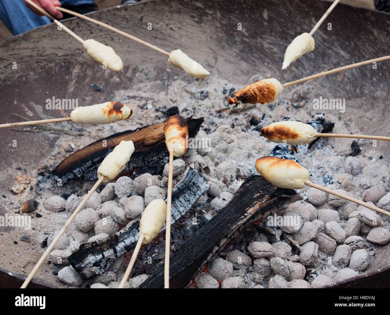 Campfire bread hi-res stock photography and images - Alamy