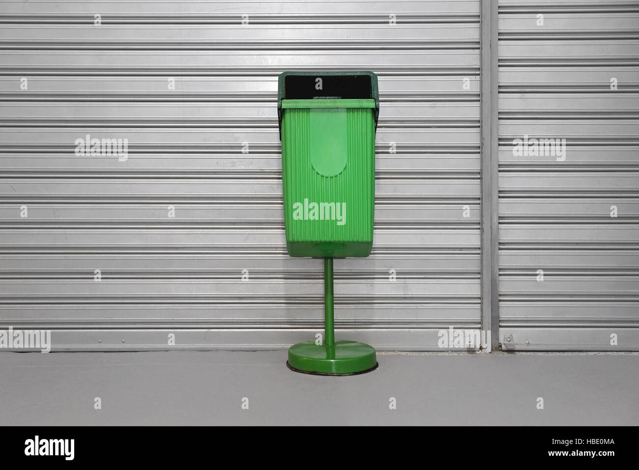 Bin pole hi-res stock photography and images - Alamy