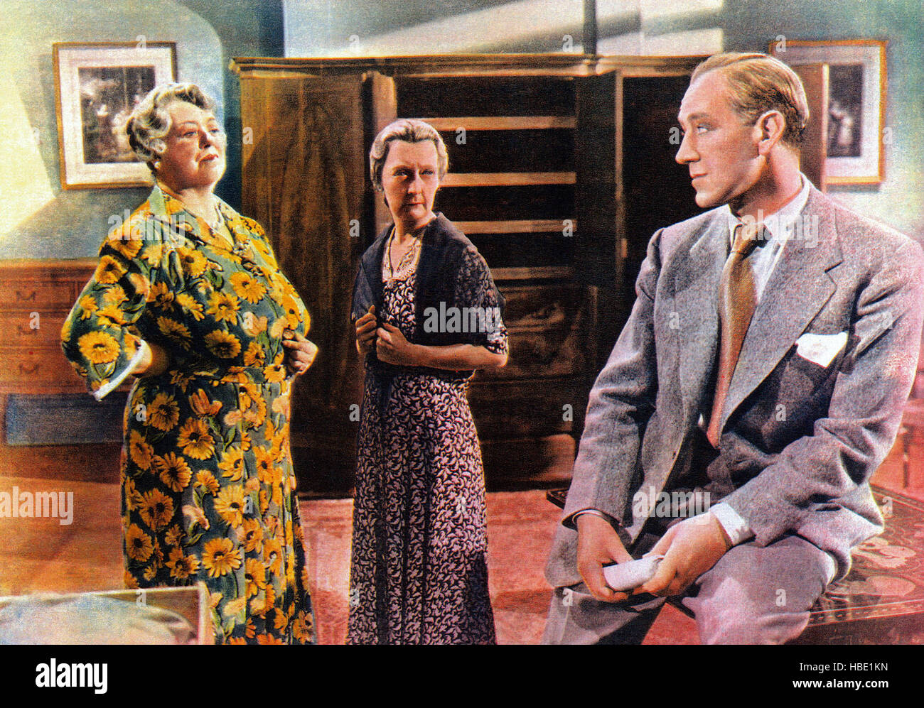 LAST HOLIDAY, from left: Muriel George, Esma Cannon, Alec Guinness ...