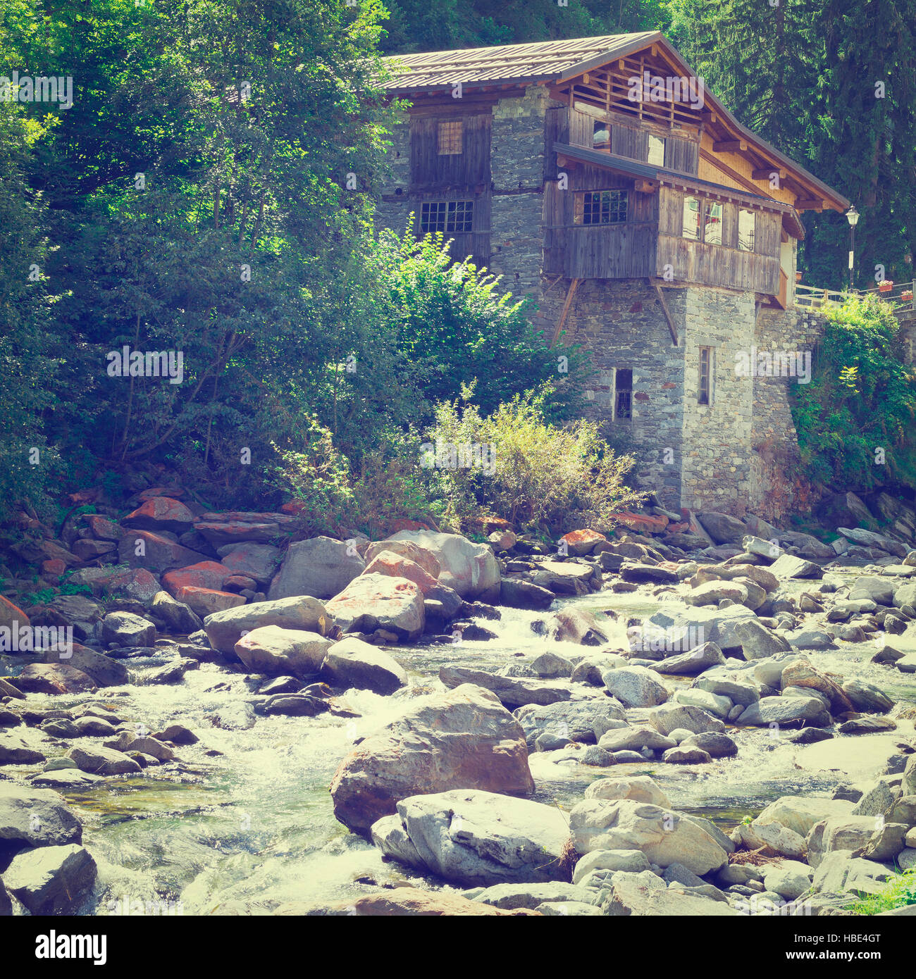 Medieval italian house hi-res stock photography and images - Alamy