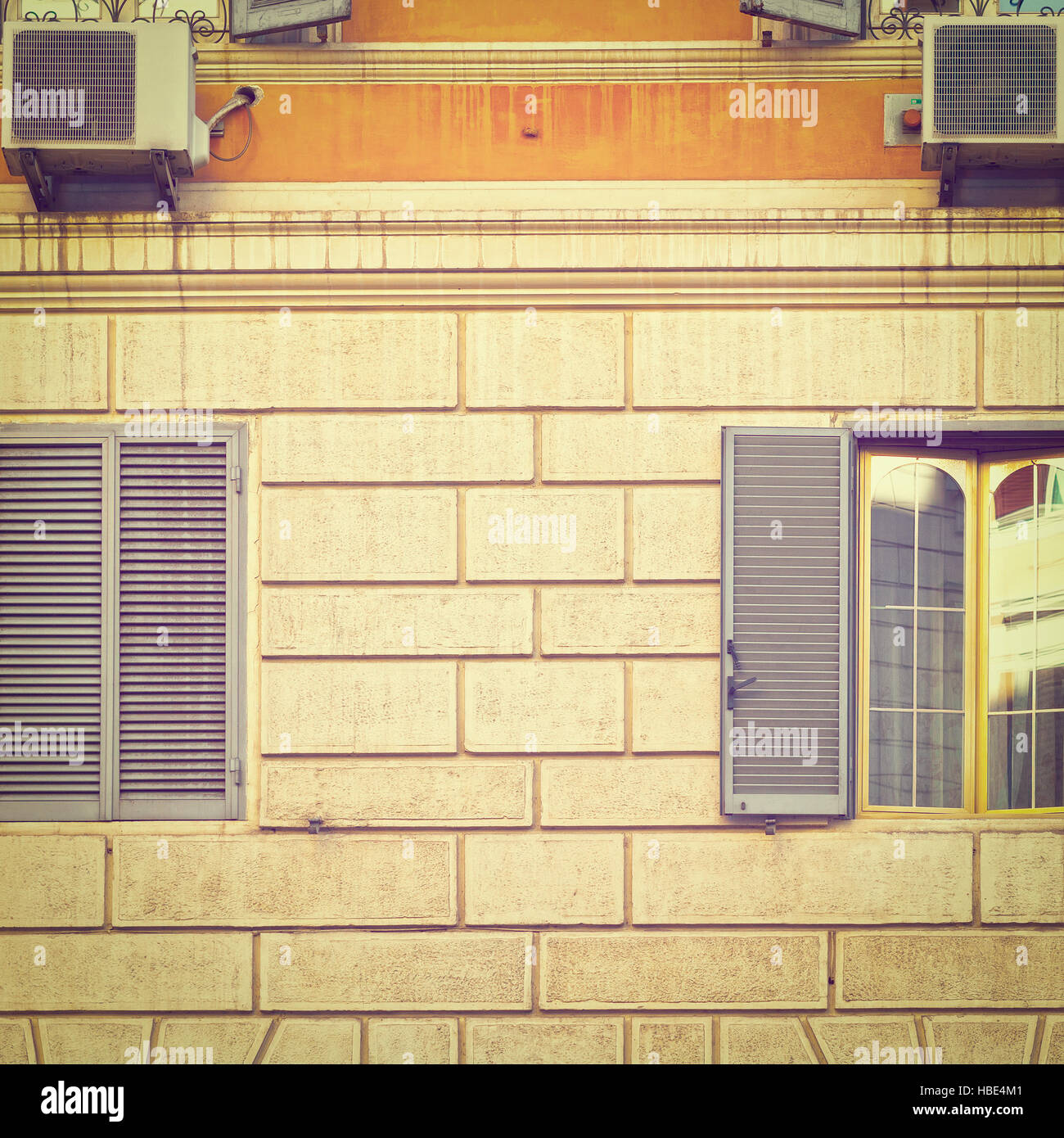 Vintage window air conditioner hi-res stock photography and images - Alamy