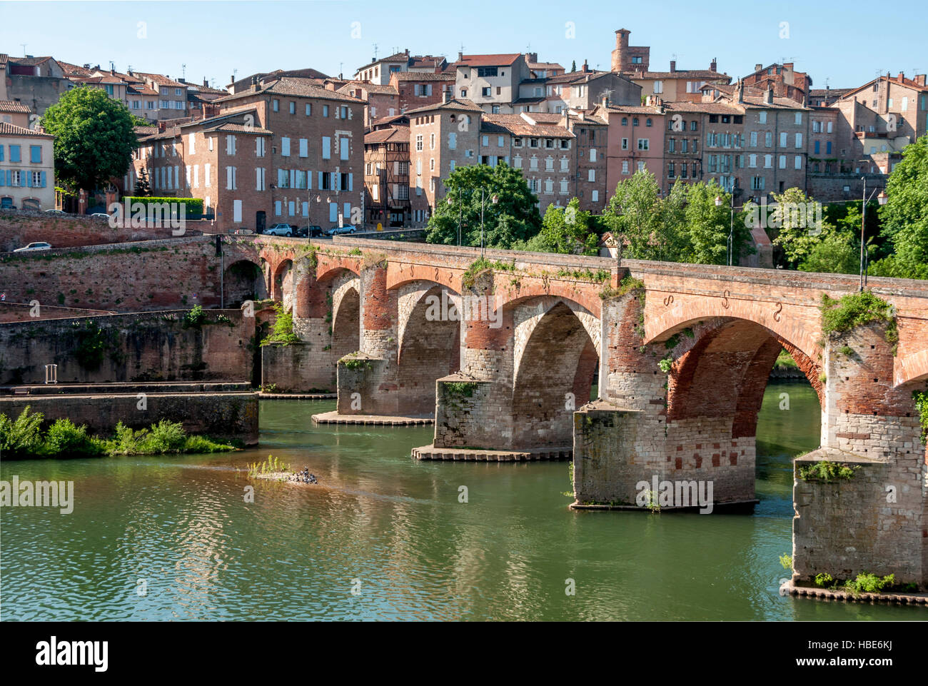 Albi. Old bridge (le pont vieux) on River Tarn, Tarn departement ...