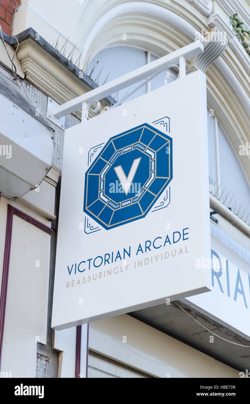 Sign arcade hi-res stock photography and images - Alamy