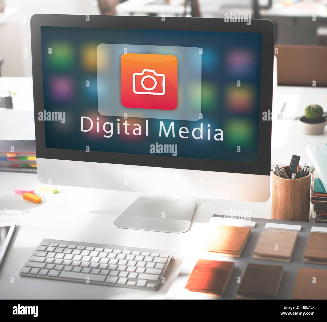Digital Media Connection Camera Icon Concept Stock Photo - Alamy