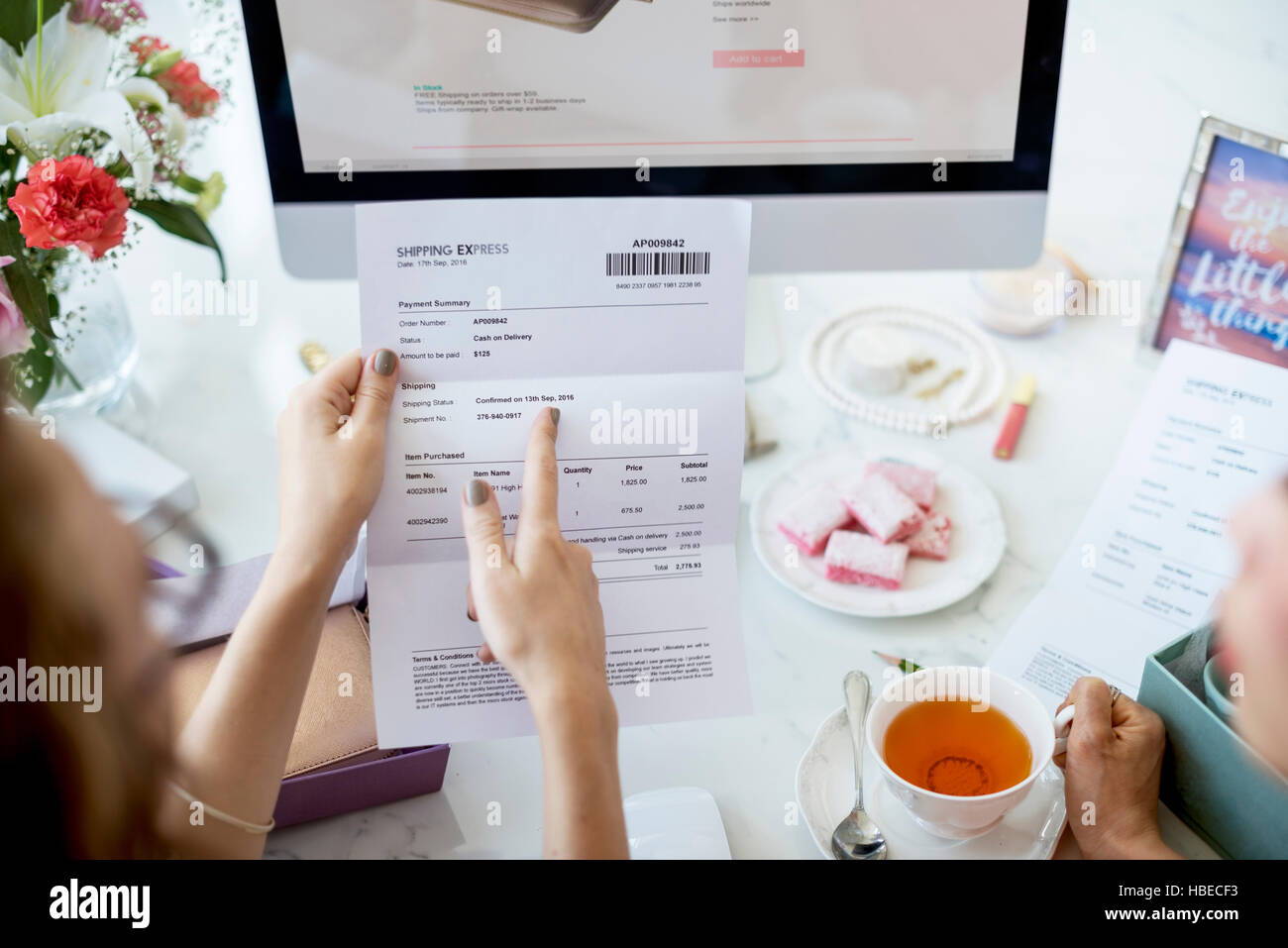 Shopping bill hi-res stock photography and images - Alamy